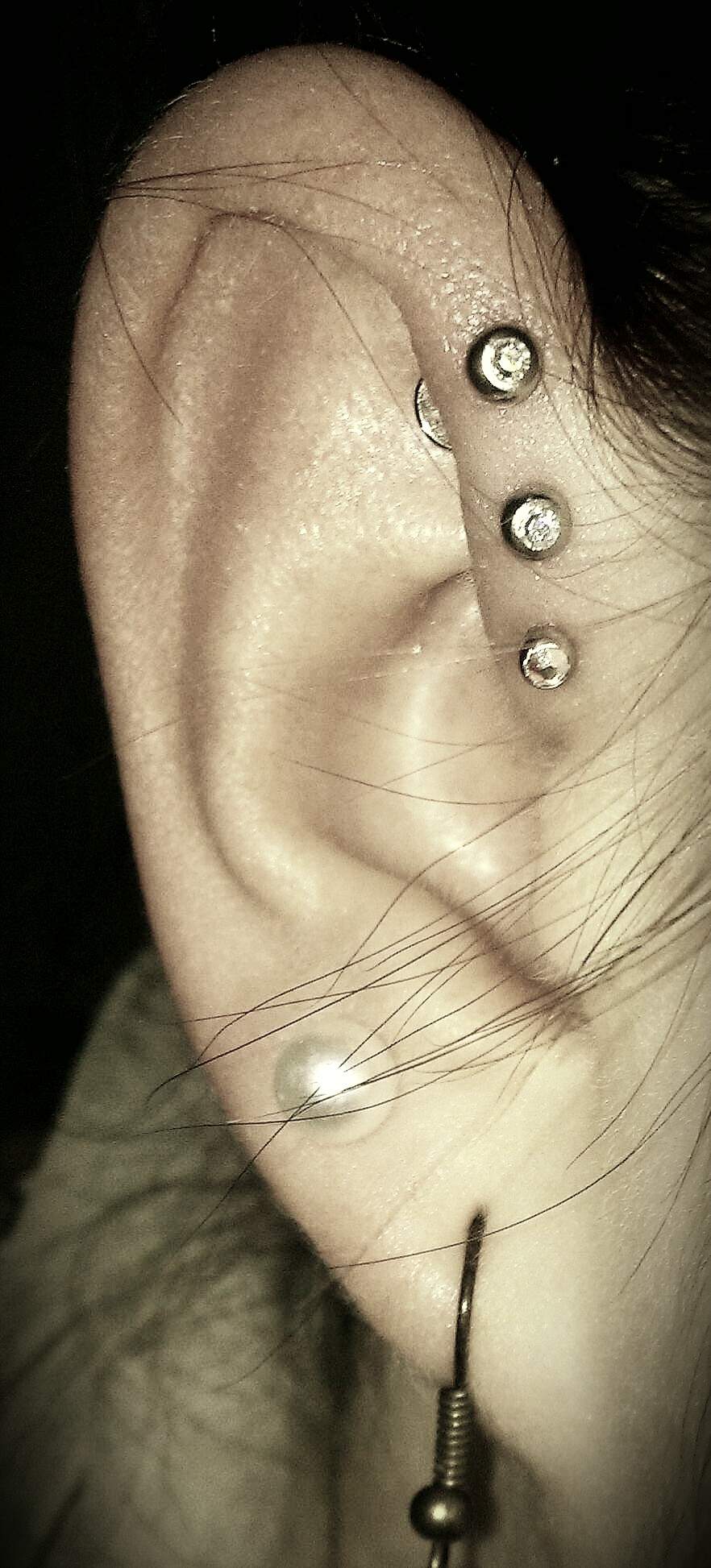 Triple Forward Helix Piercing stechen lassen (Ohr, knorpelpiercing)