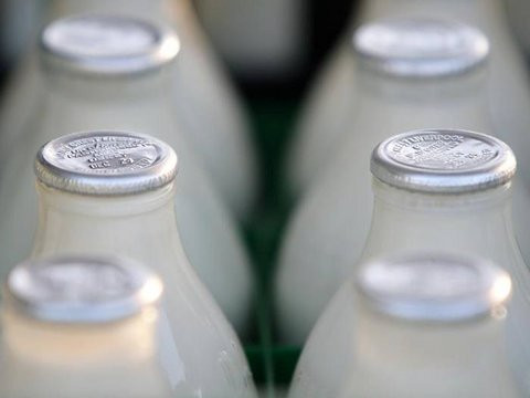 Auf Wikipedia kann man sehen dass es in der DDR Schulmilch im Tetrapack ...