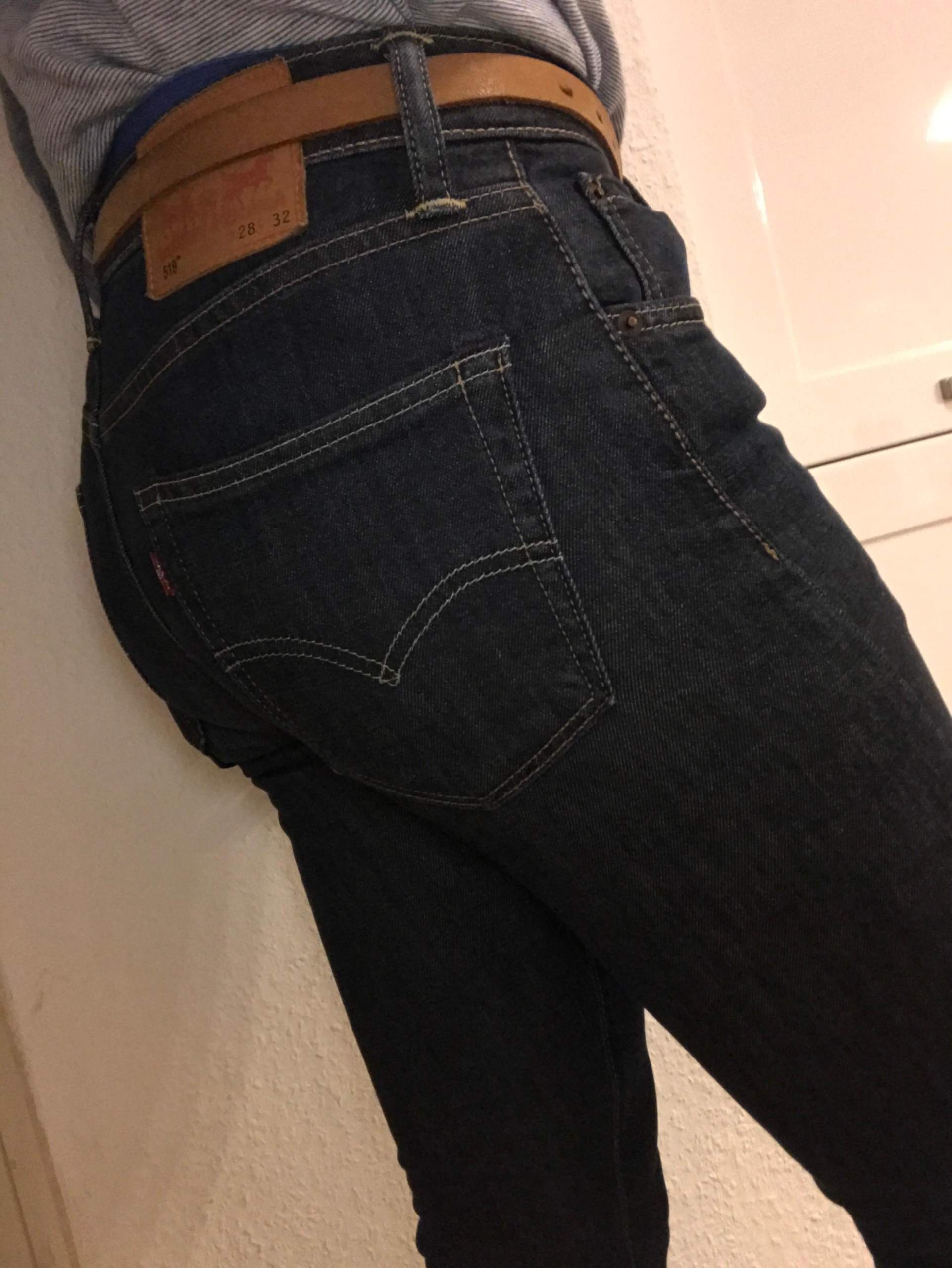 Warum haben Männer-Hosen keinen Hintern in der Hose? (Mode, 90er Jahre ...