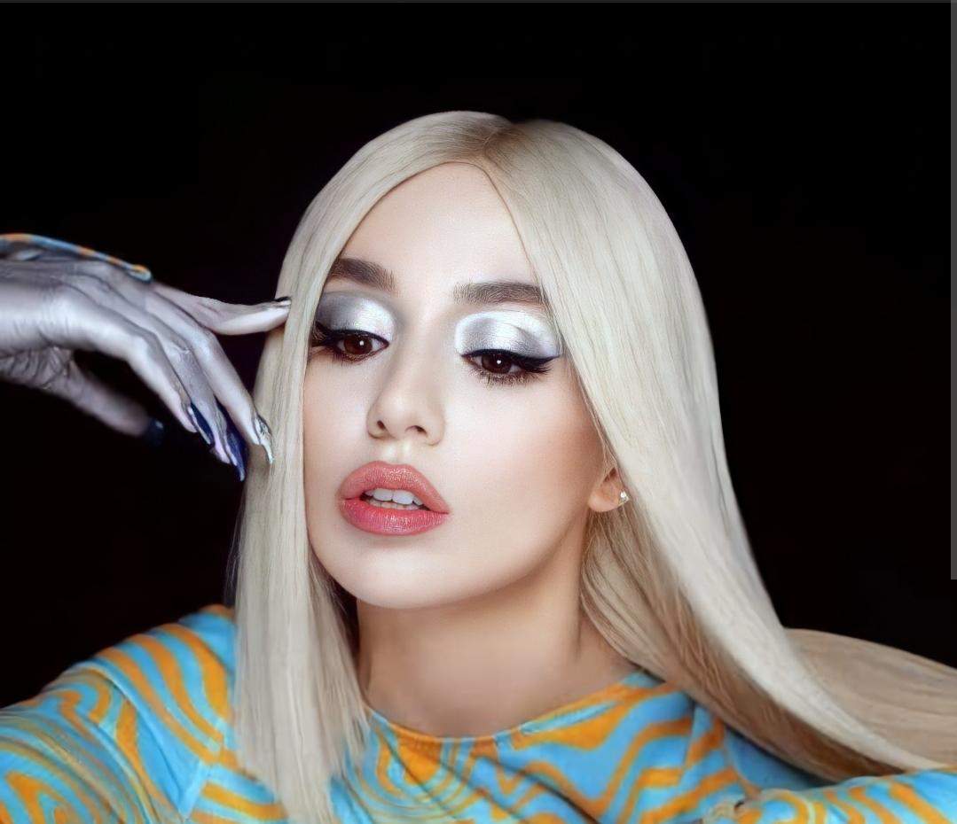 Welche Haarfarbe steht Ava Max am besten? (Haare, Farbe, Pop)