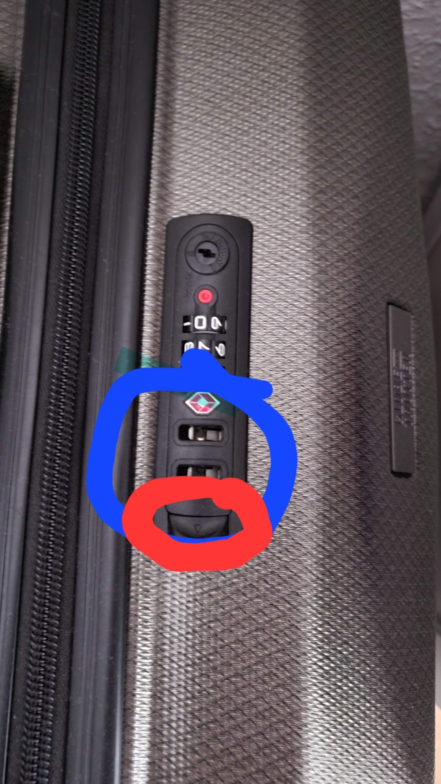 Hey Leuteeee, ich frage mich immer wieso man einen Koffer mit ...