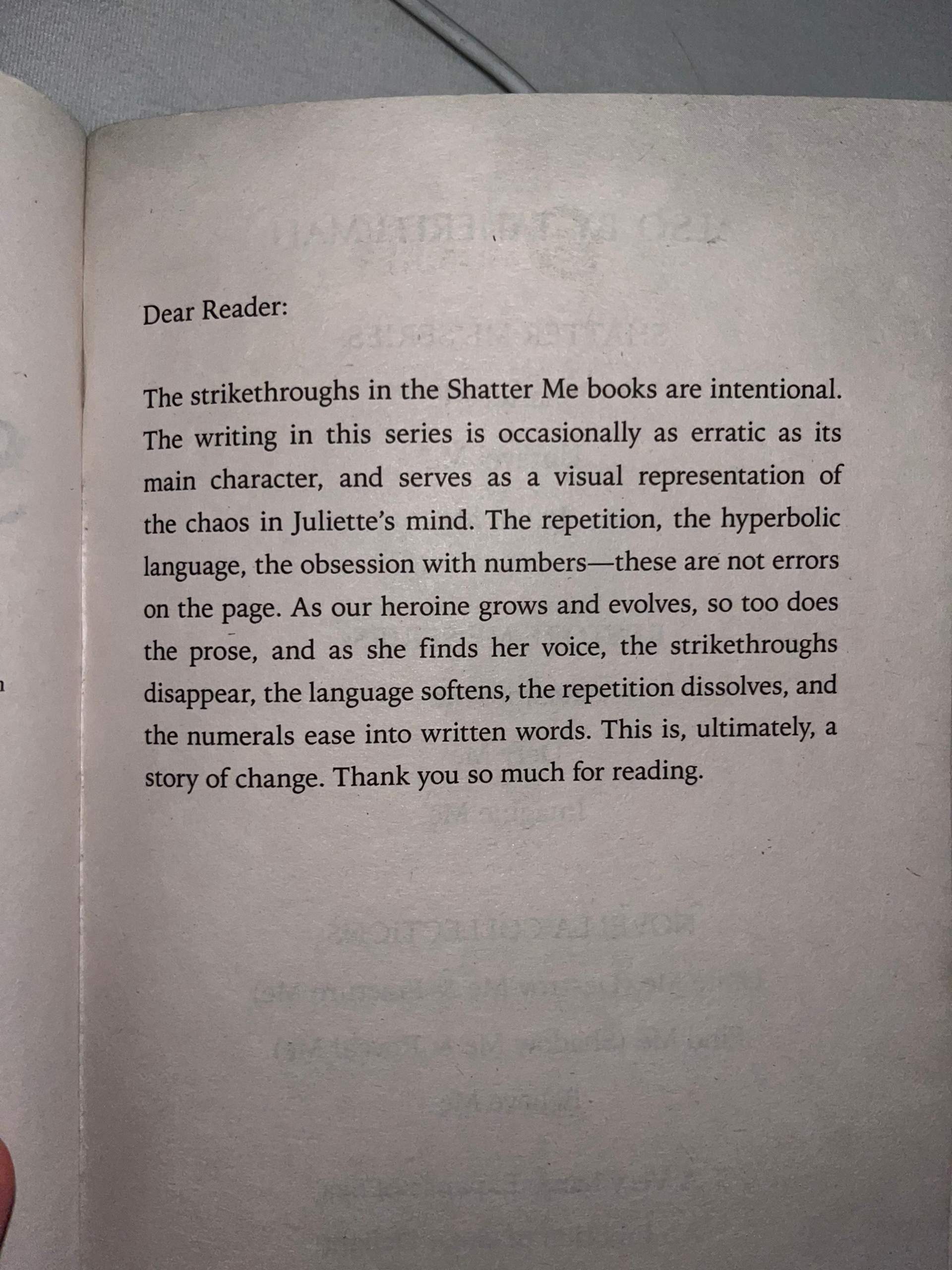 Warum sind in shatter me die Sätze durchgestrichen? (Buch, Literatur ...