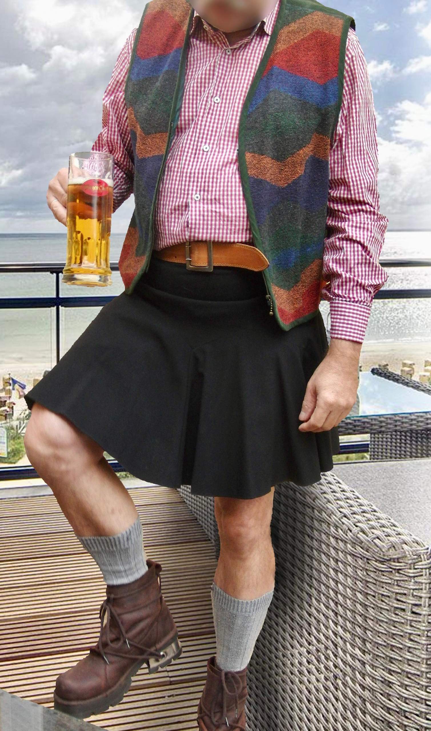 Wie kurz darf/sollte ein Rock sein bei einem Mann? Oder sollte/darf ein ...
