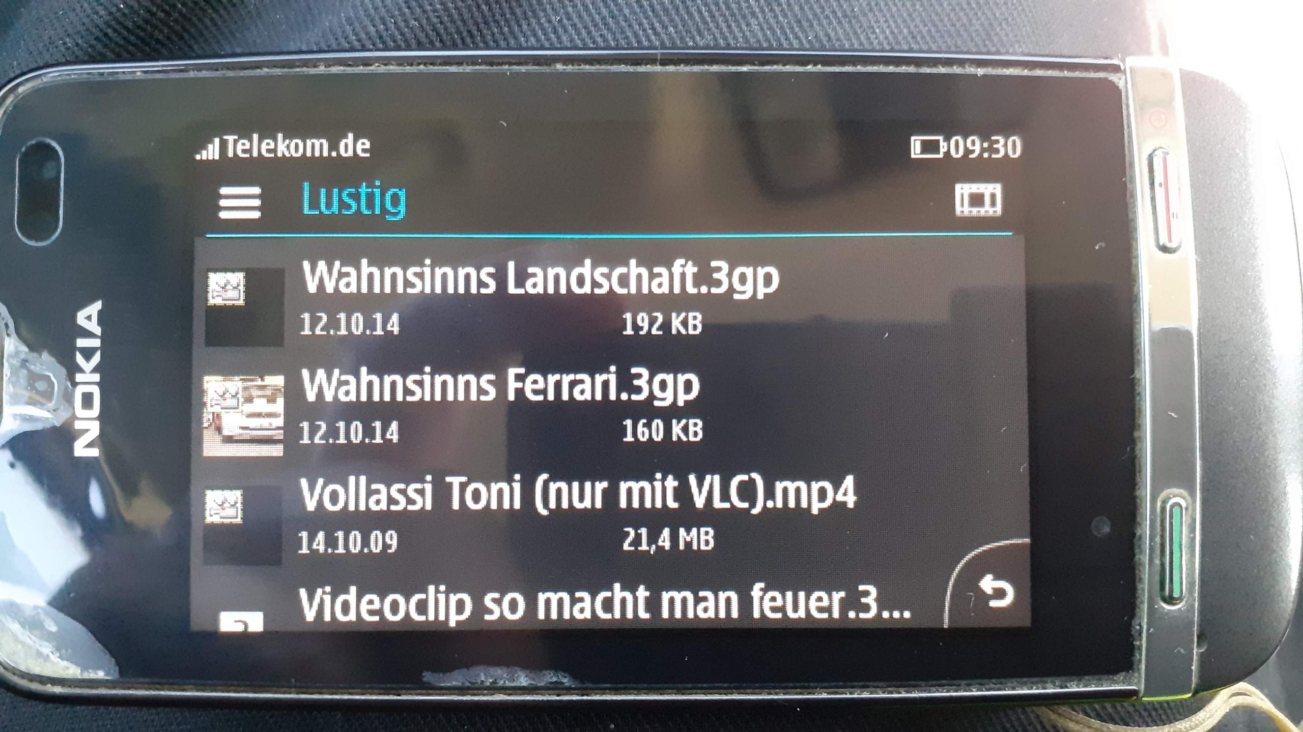 Hat jemand Informationen zum Verbleib von "Voll Assi Toni"? (Frauen ...
