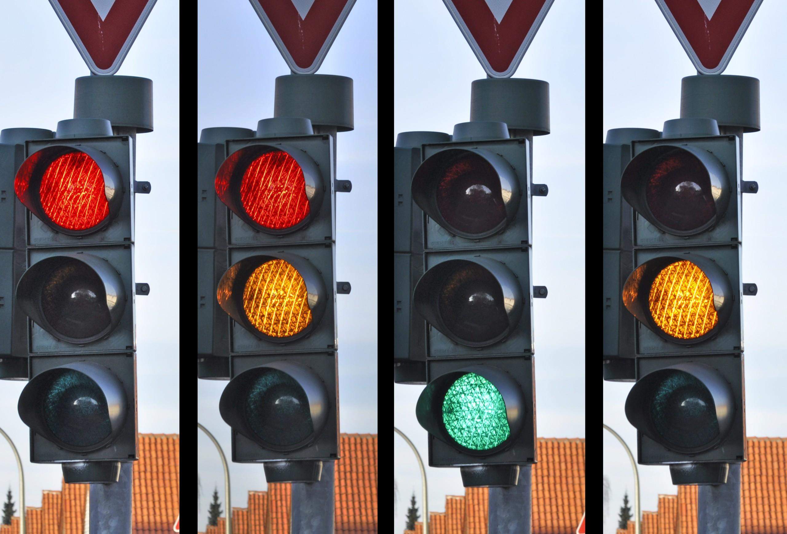 Was macht ein farben blinder bei der ampel? (Verkehr, Verkehrsrecht ...