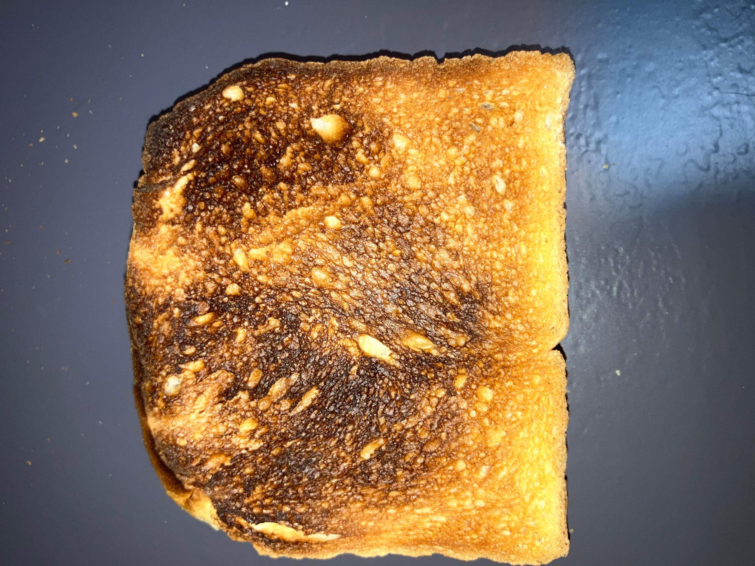 1 Verbranntes toast gegessen? Kann da was passieren? (Gesundheit, Magen ...