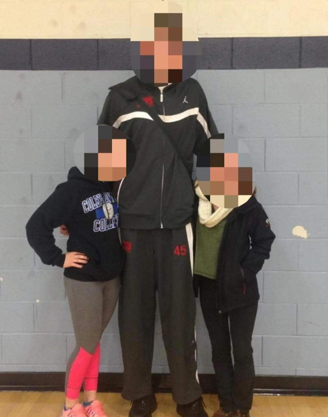 127 kg auf 218 cm Körpergröße? (Körper, Gewicht, Figur)