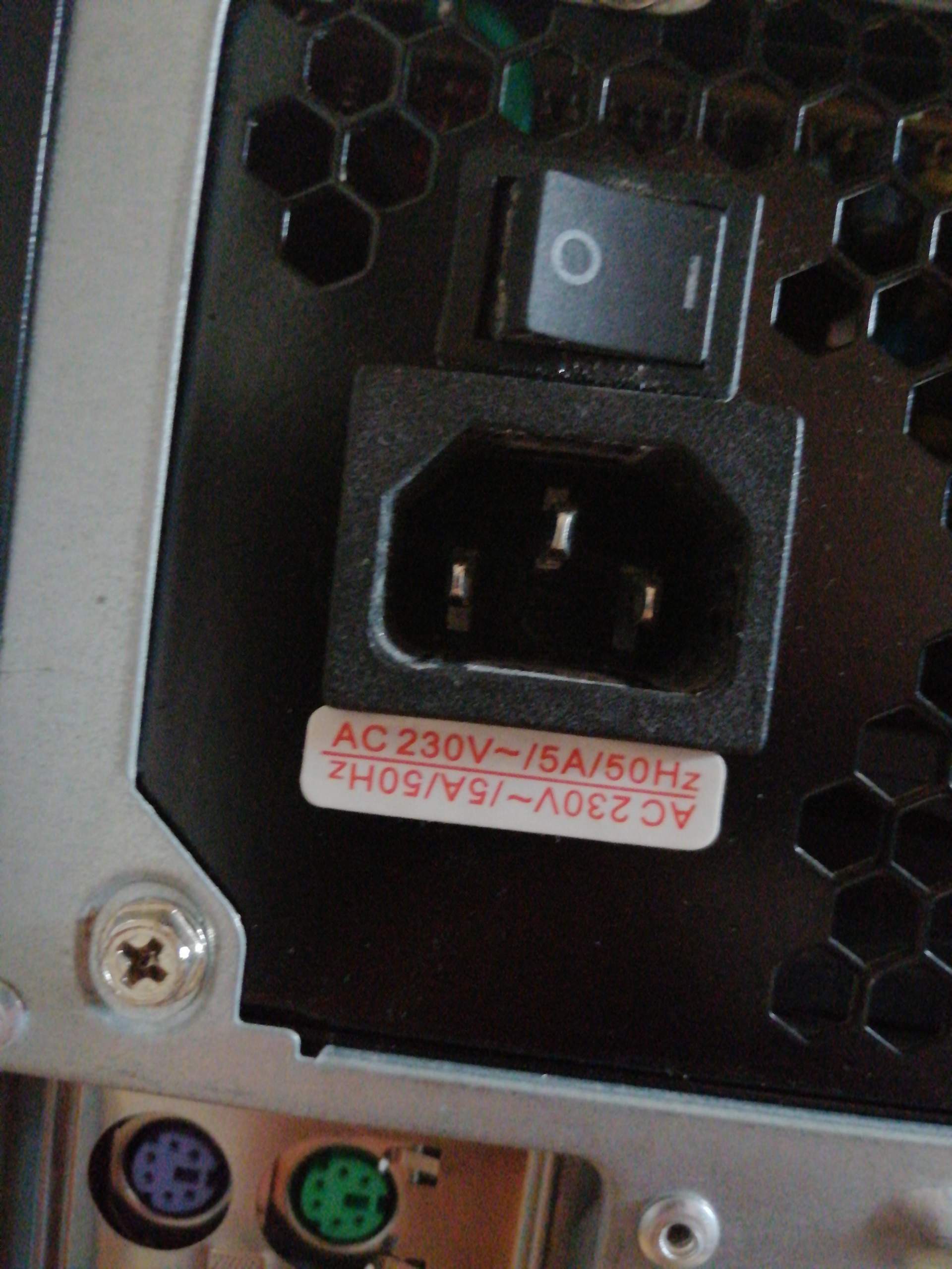 250 Volt Kabel mit 230 Volt Netzteil? (Elektronik, Stromkabel)