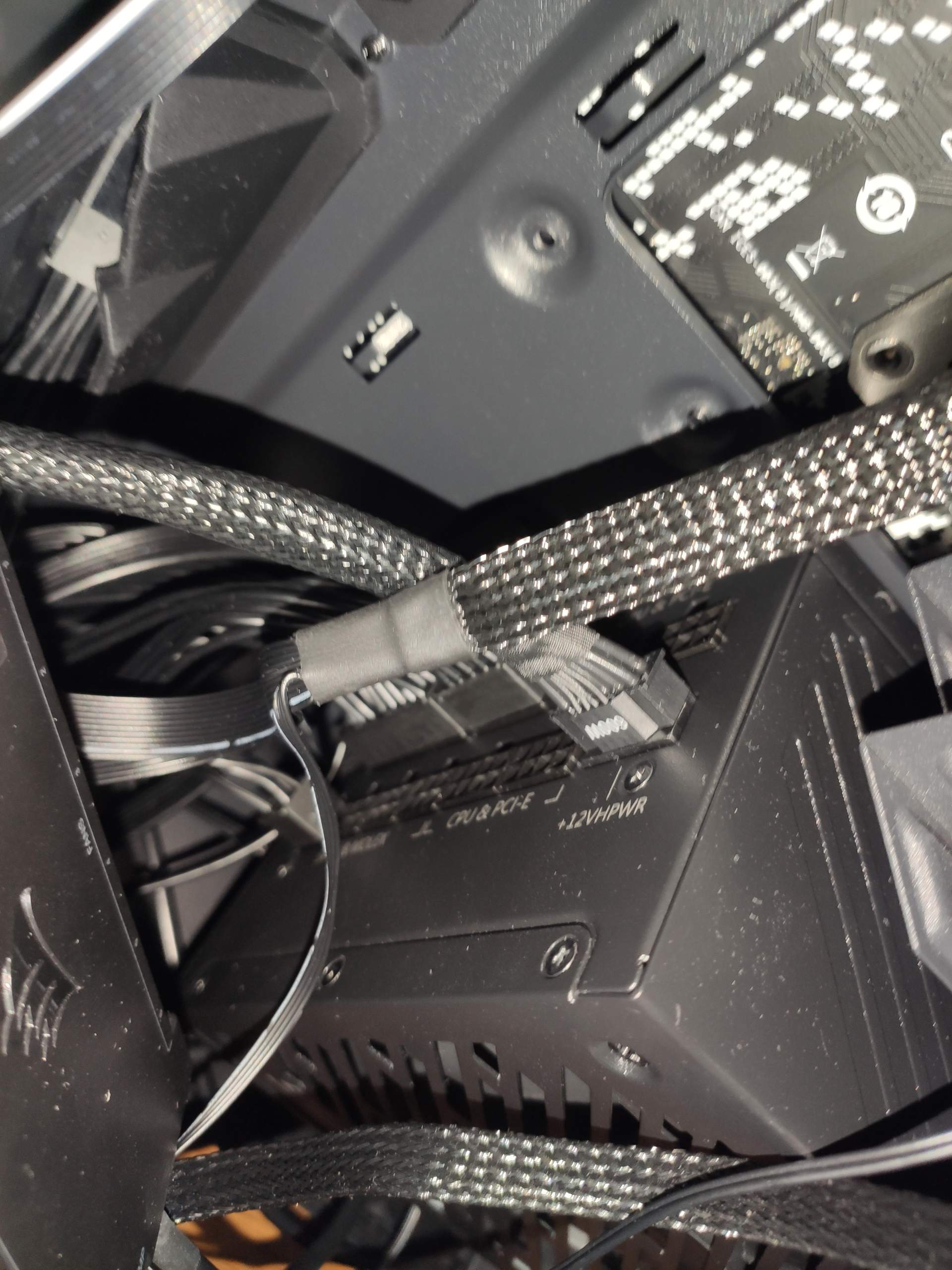 8 Pin Power Plug LED leuchtet-kein Bild? (Gaming PC, Nvidia, GPU)