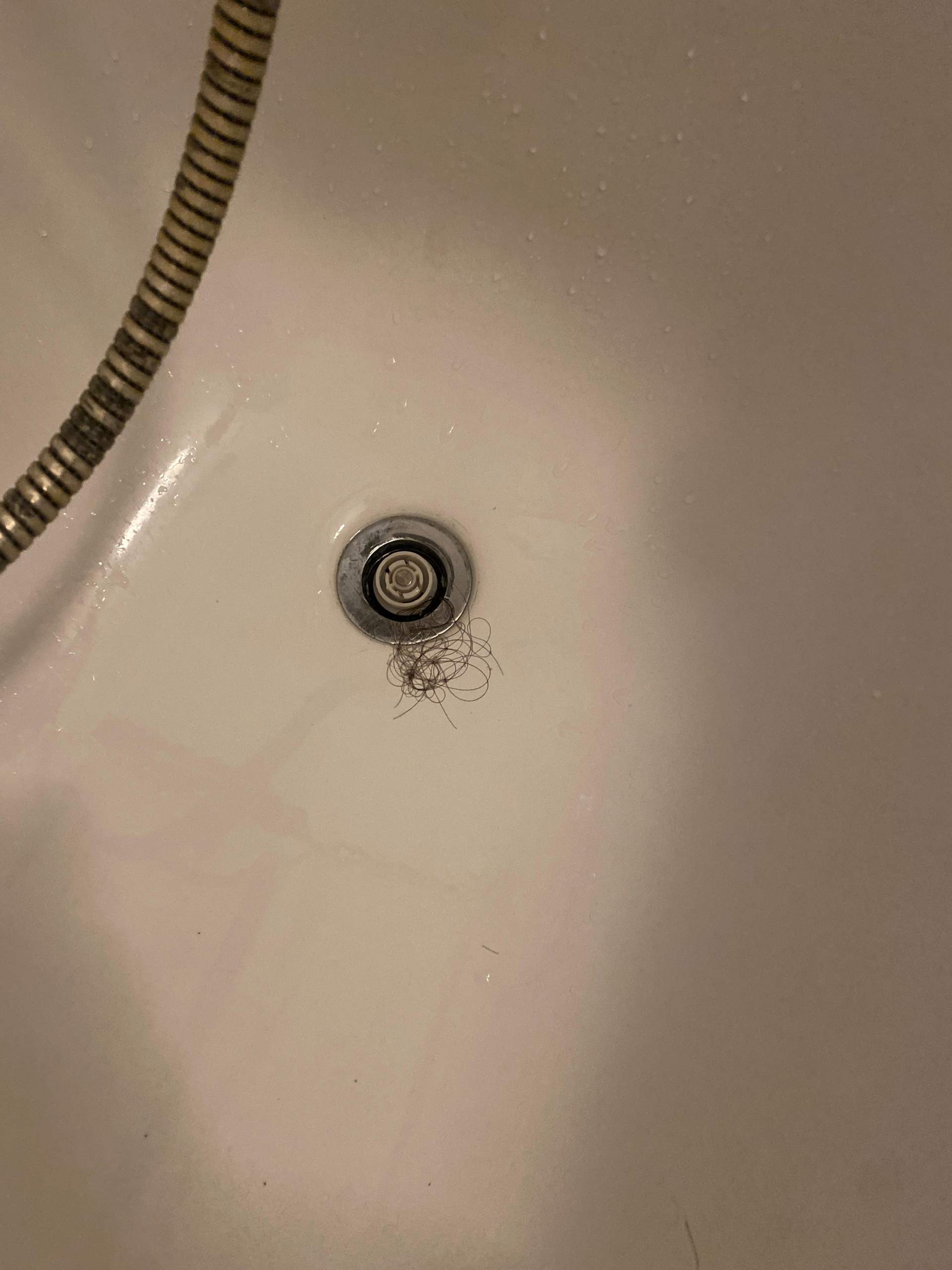 Abfluss der Badewanne? (Abflussrohr)