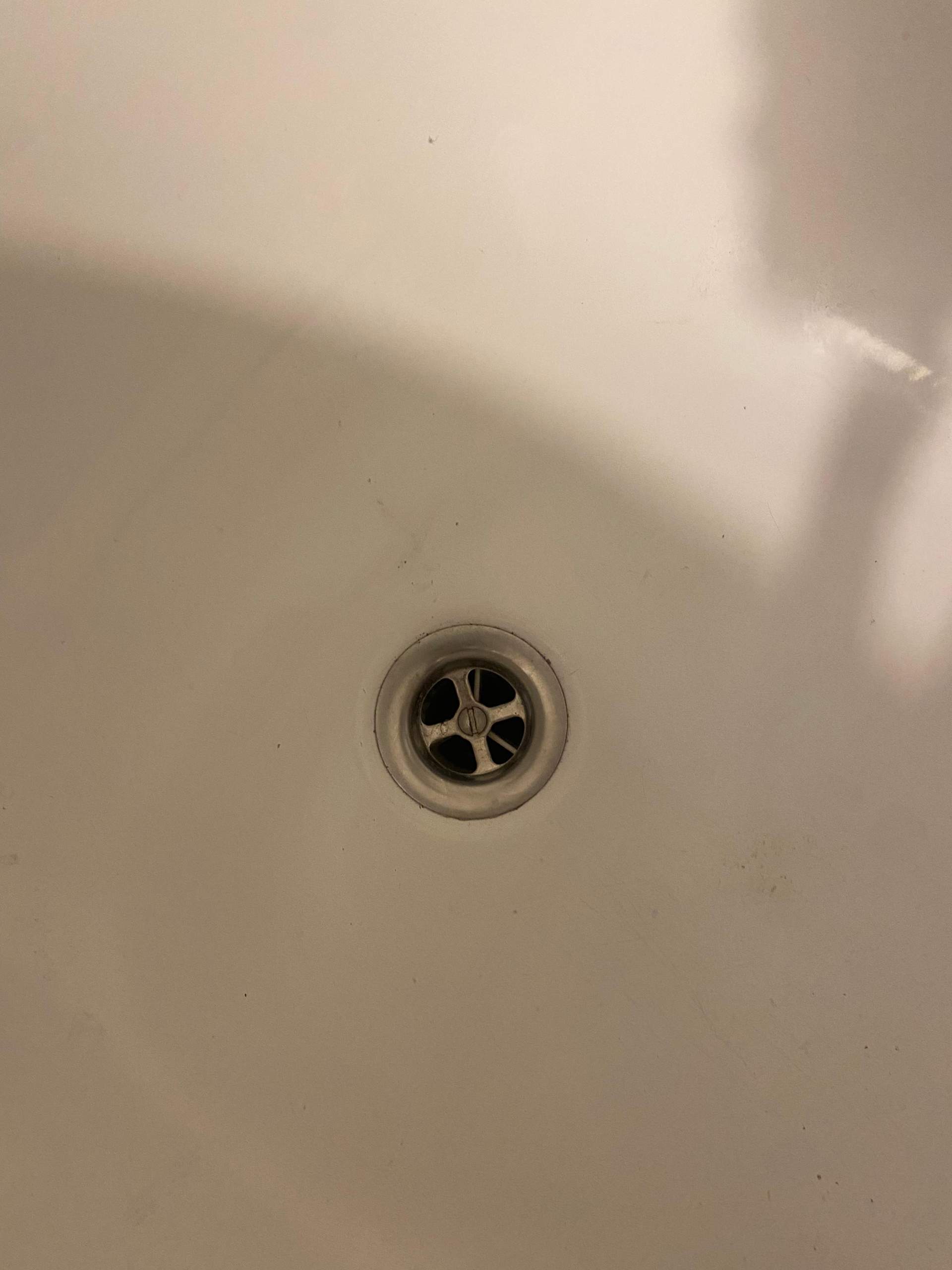 Abfluss in Badewanne fließt nach Säuberung gar nicht mehr ab? (Sanitär ...