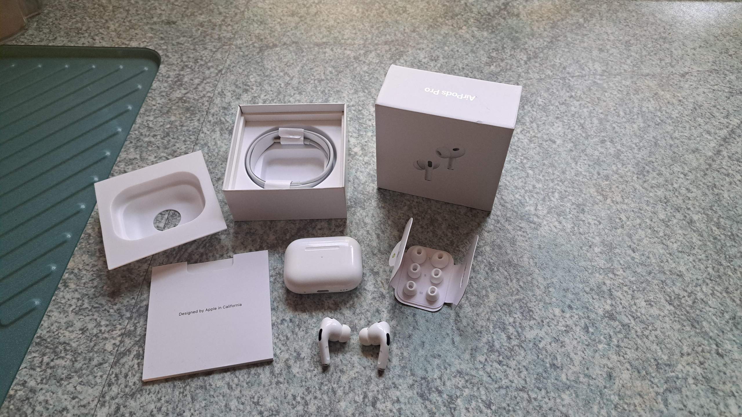 Air pods fake? (Apple, AirPods, AirPods Pro)