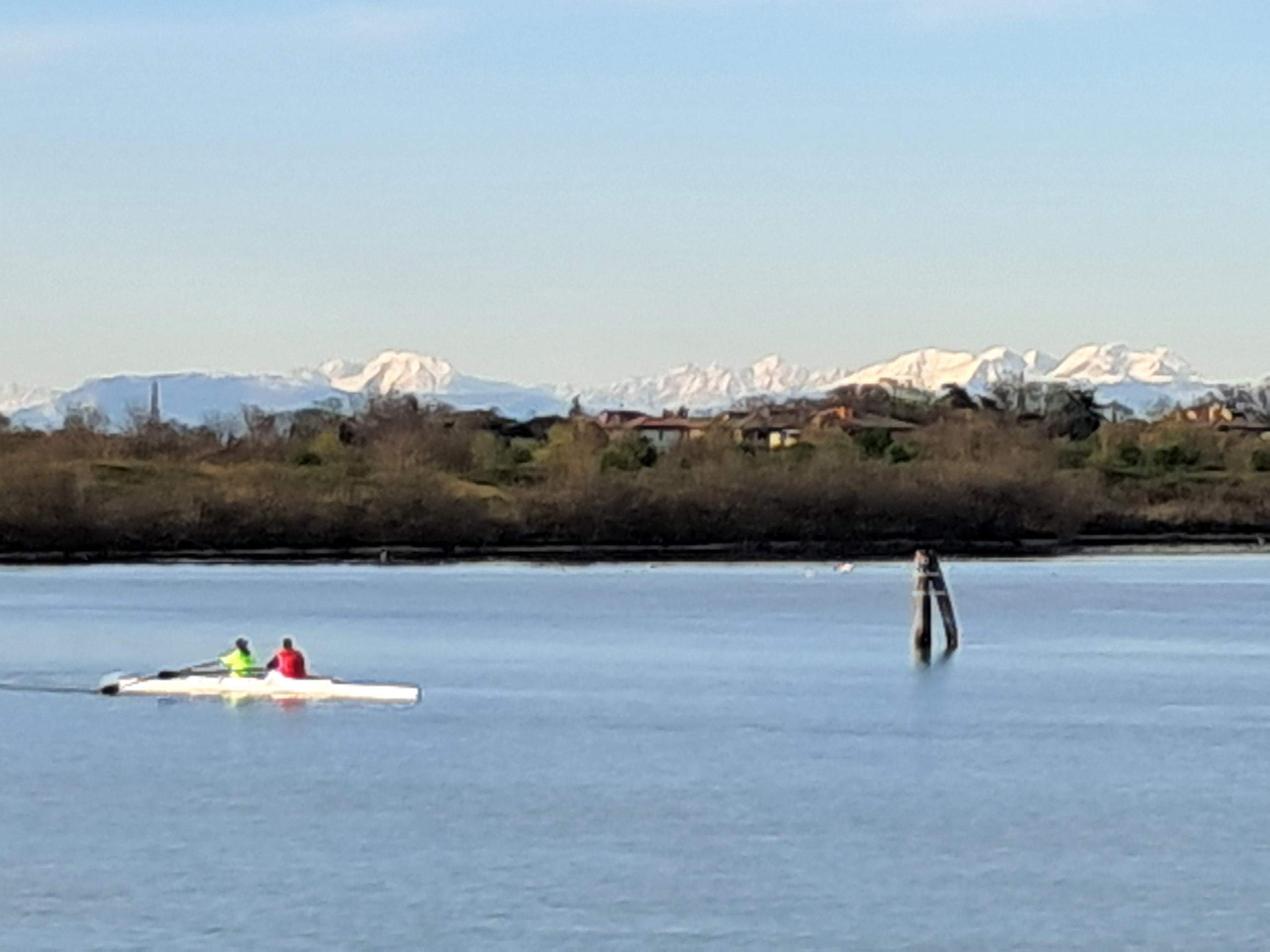 Alpen in Venedig? (Italien, Meer, Berge)