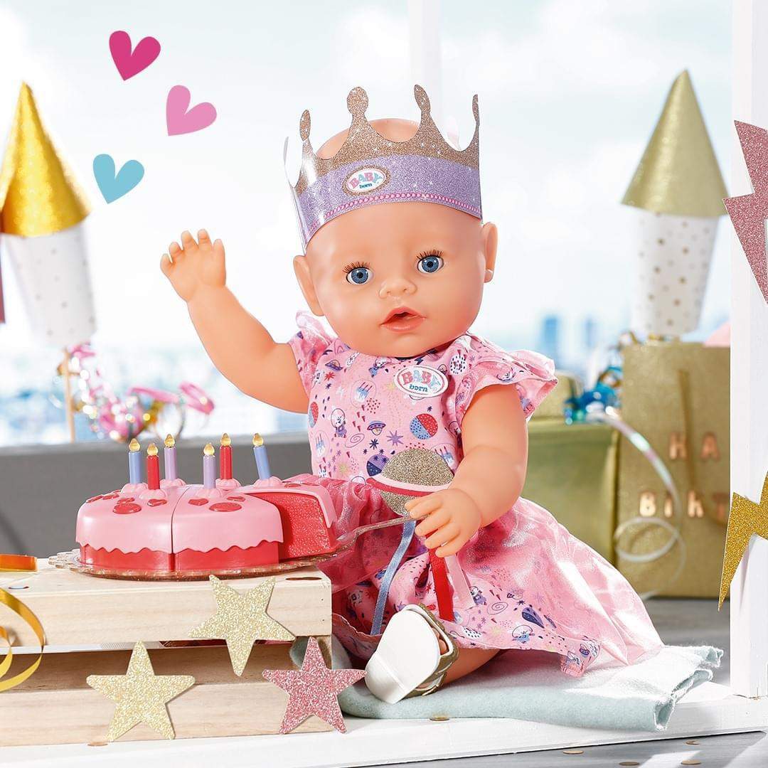 Als erwachsene Frau 👩 noch mit Baby Born spielen und sie auch mit raus ...