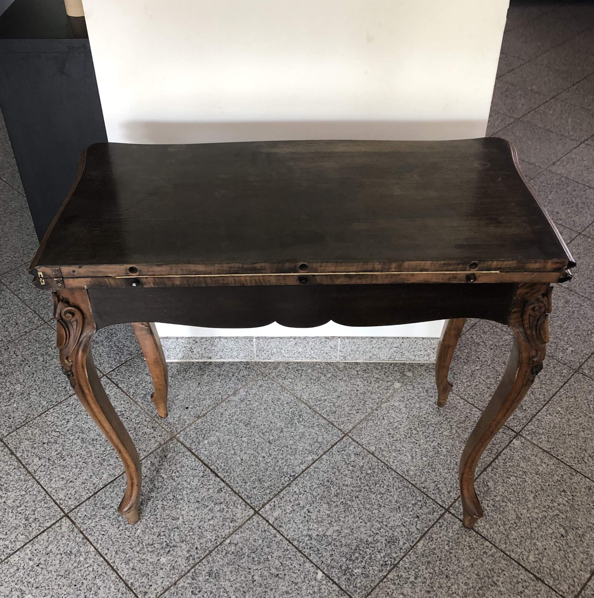 Alter Tisch / Klapptisch? (Holz, Antiquitäten, Wertschätzung)