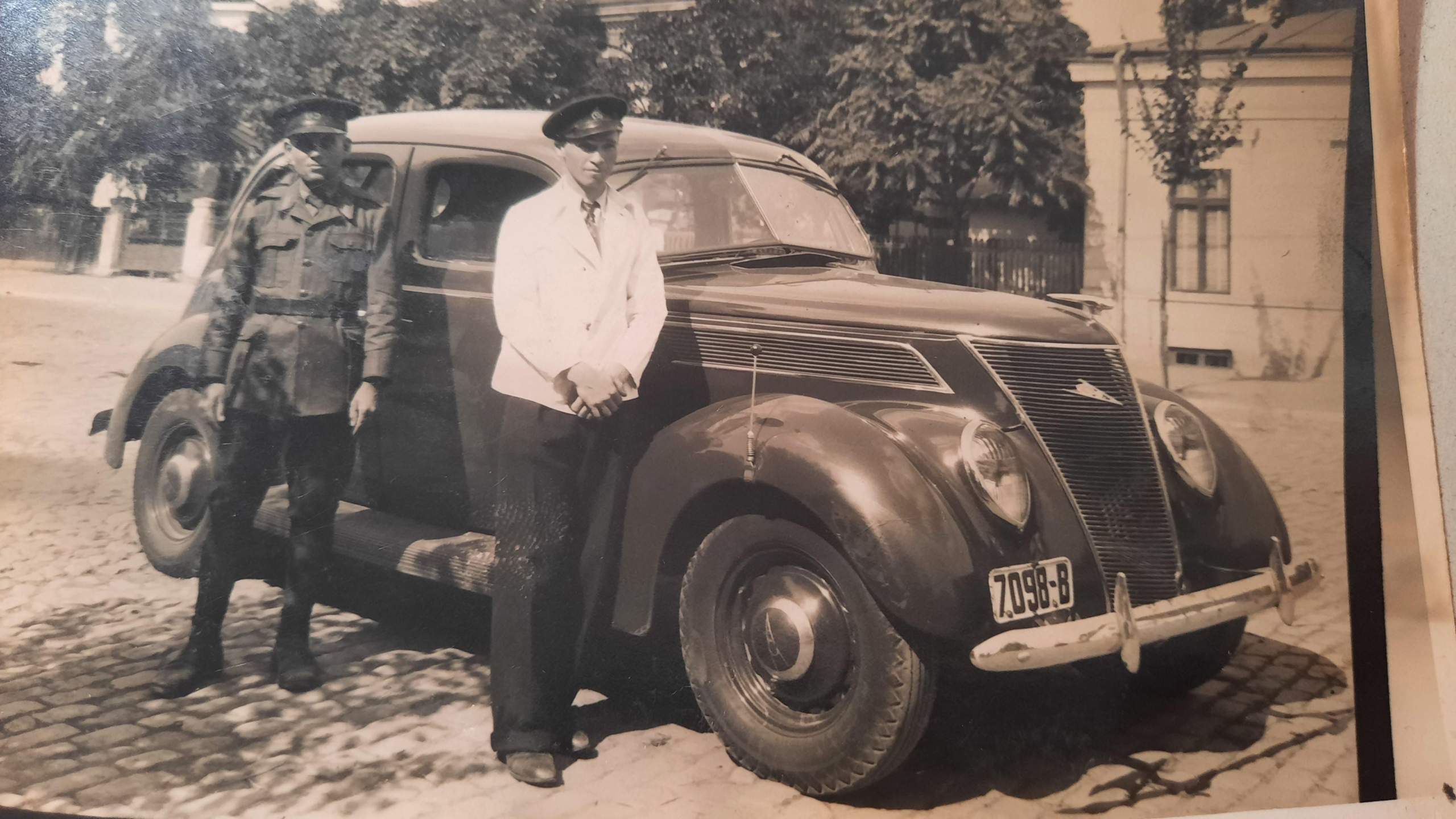 Altes Auto auf Foto identifizieren? (Oldtimer, Alte Autos)
