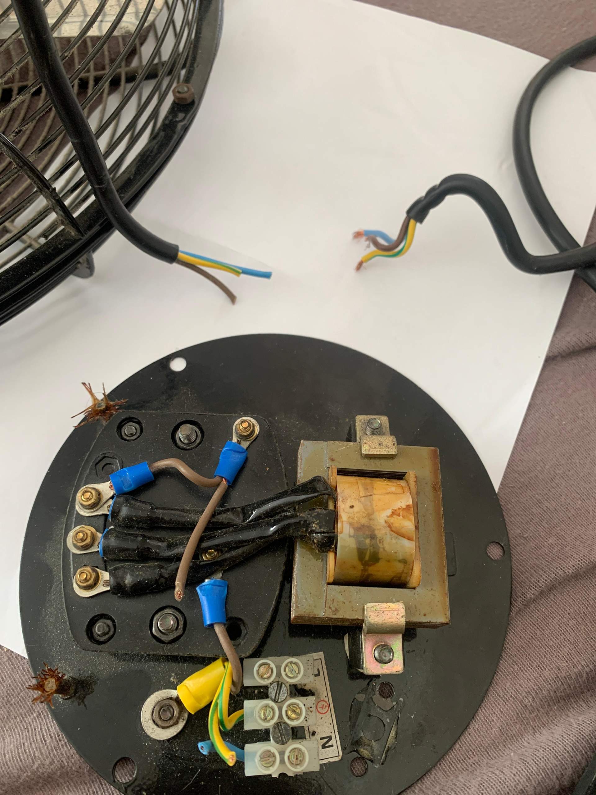 Ventilator Anschliessen 2 Kabel