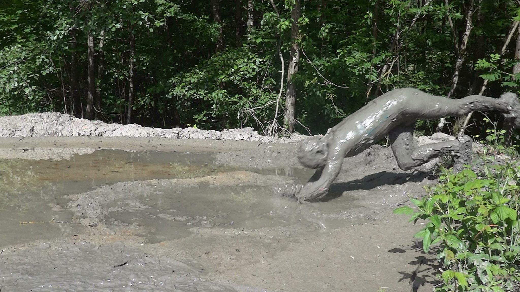 An welchen Stellen kann Mann am besten im Schlamm baden mit Badeanzug ...