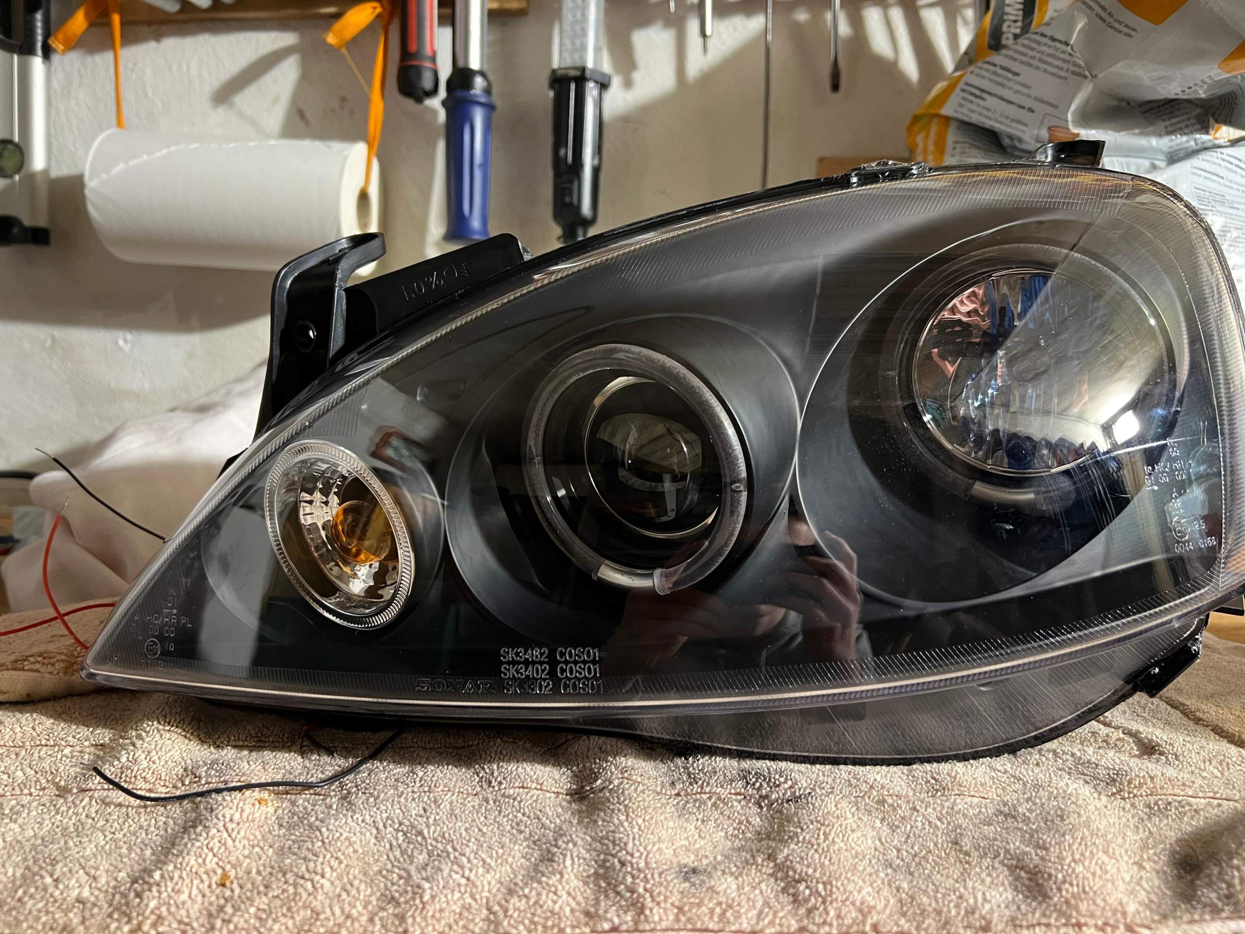 Angel Eyes in Opel Corsa C. Einbauen.? (Tuning)