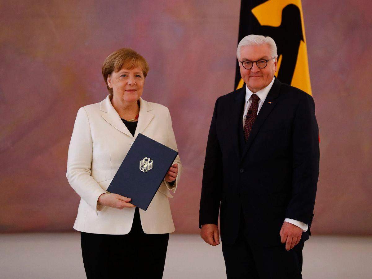 Angela Merkel (CDU) weist Gerüchte über Kandidatur als ...