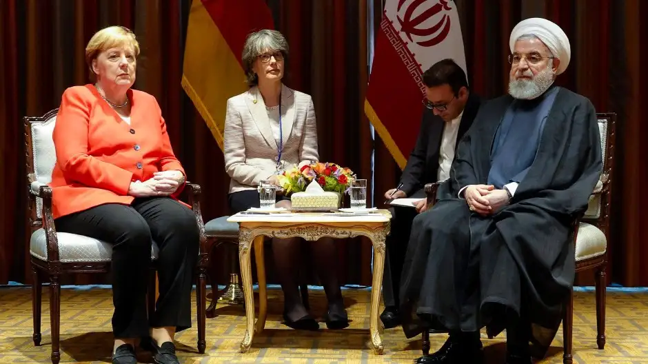 Angelehnt an die Frauenrechts-Proteste in Iran... warum musste Claudia ...