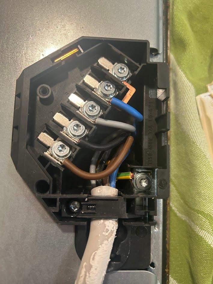 Anschluss Induktionskoch mit 2 Phasen mit einem Anschluss mit 3 Phasen ...
