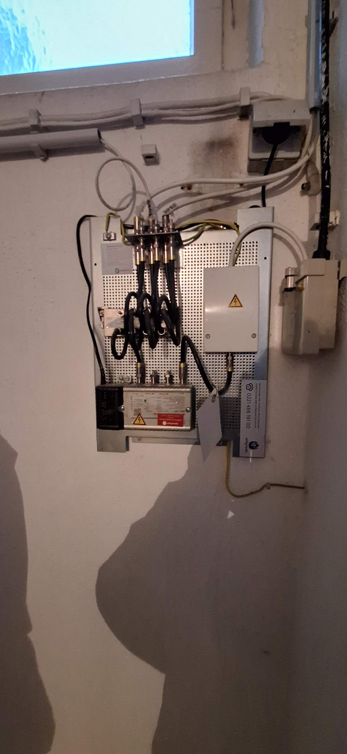 Apl Anschluss? (Internet, Telefon, Telekom)