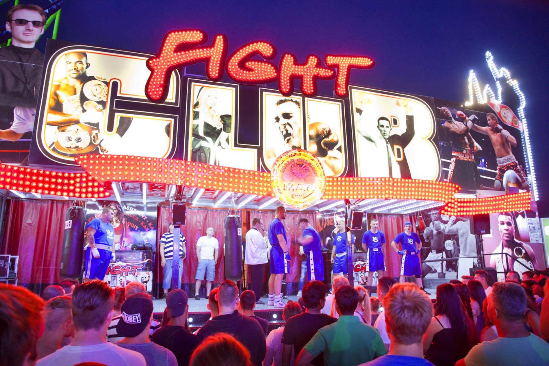 Beim Kirmesboxen nicht in erste Reihe setzen? (Kleidung, Muskeln, Boxen)