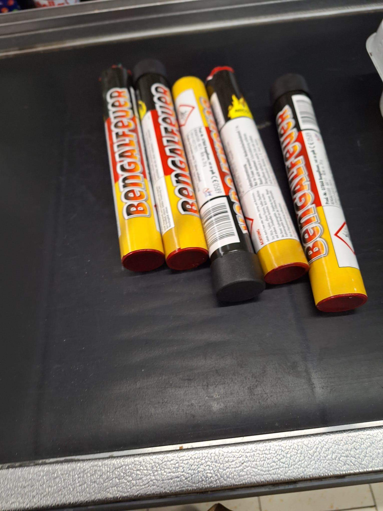 Bengalo Lidl in der Hand? (Bengalisches Feuer)
