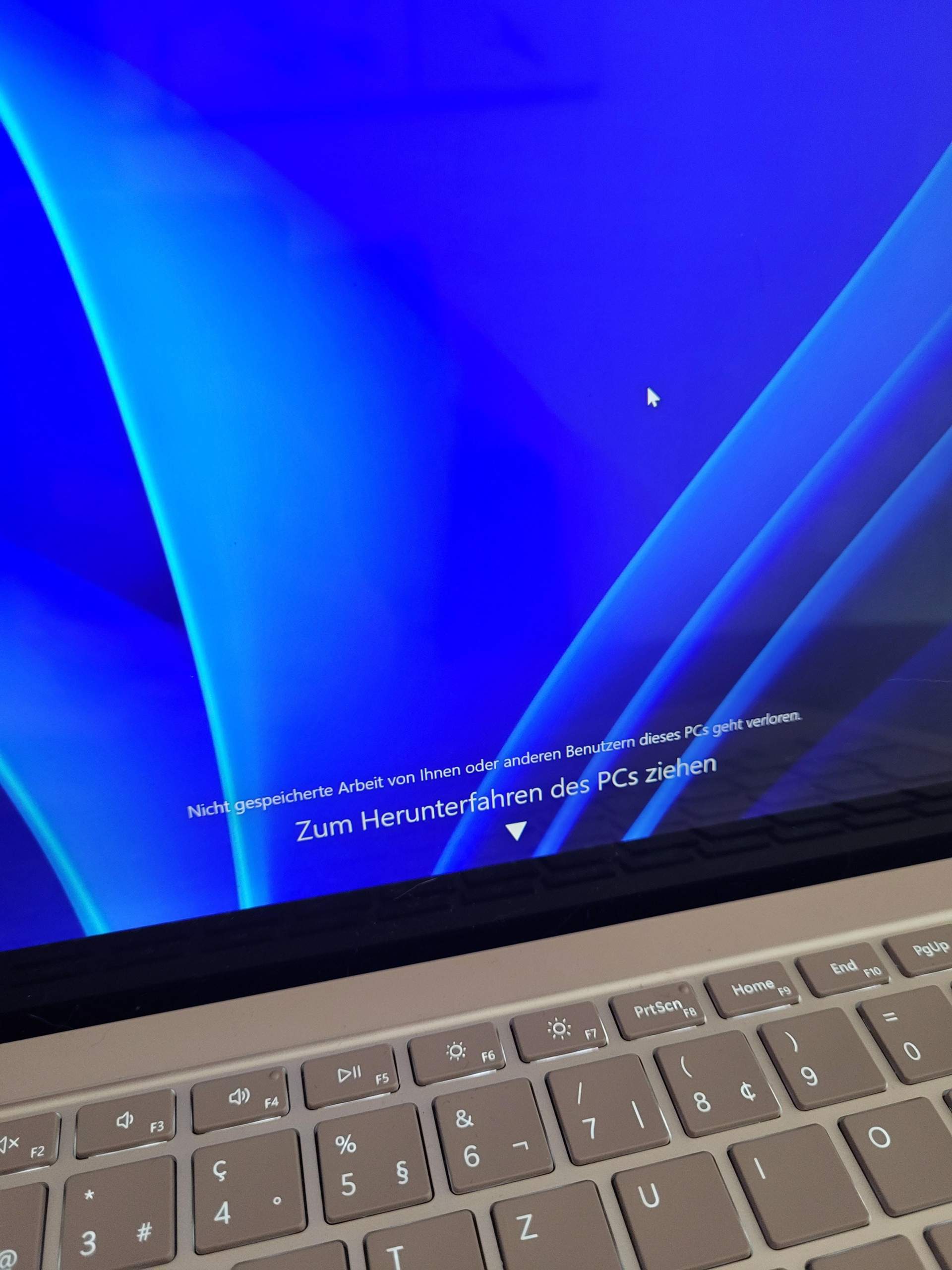 Blackscreen Microsoft laptop surface 5? (PC, Bildschirm, Schwarzer ...