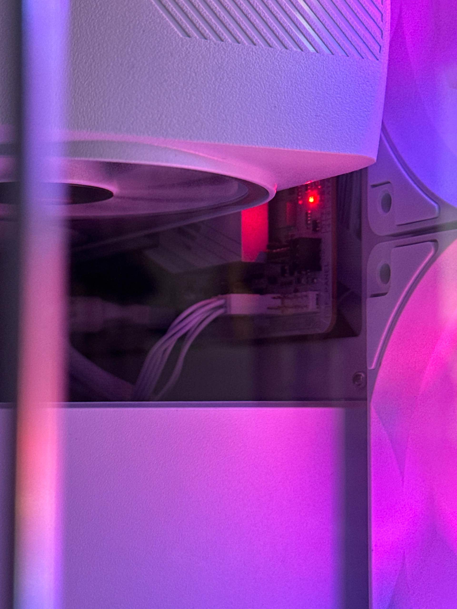 Schwarzer Bildschirm und VGA Lampe rot nach BIOS? (Computer ...