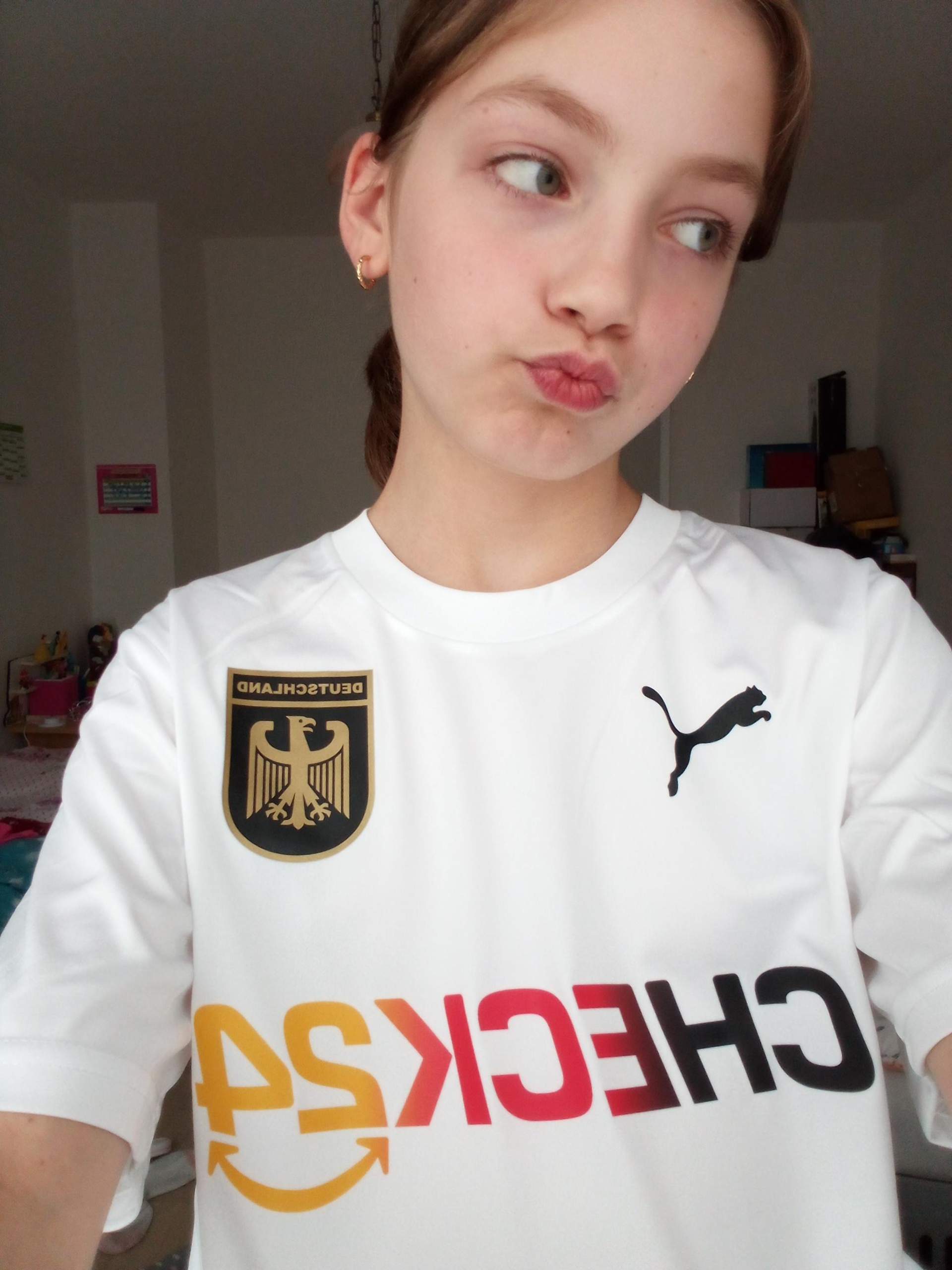 CHECK24 Trikot? (Deutschland, Kleidung, Fußball)