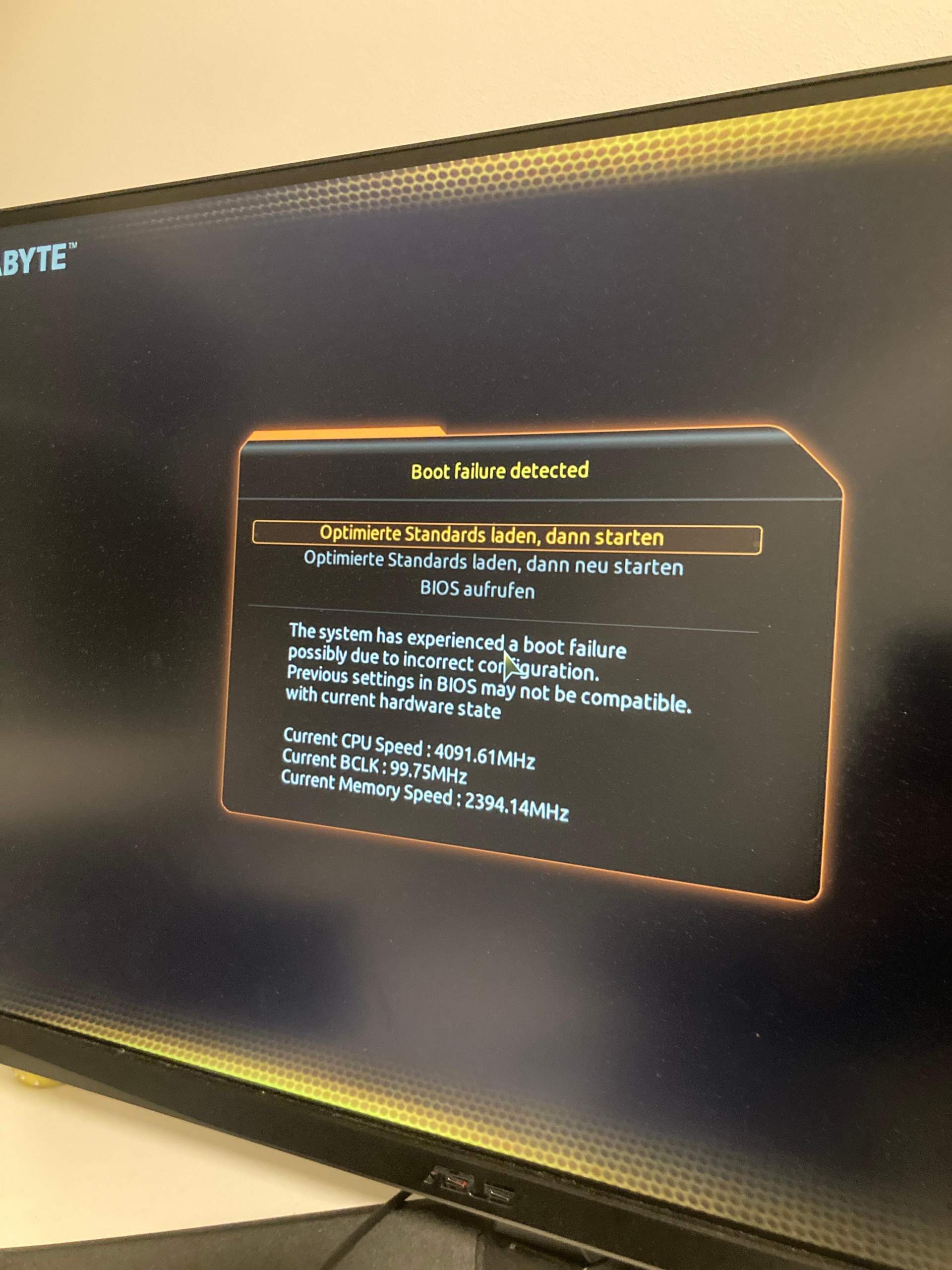 Computer bleibt beim Hochfahren stehen und booted nicht? (Windows ...