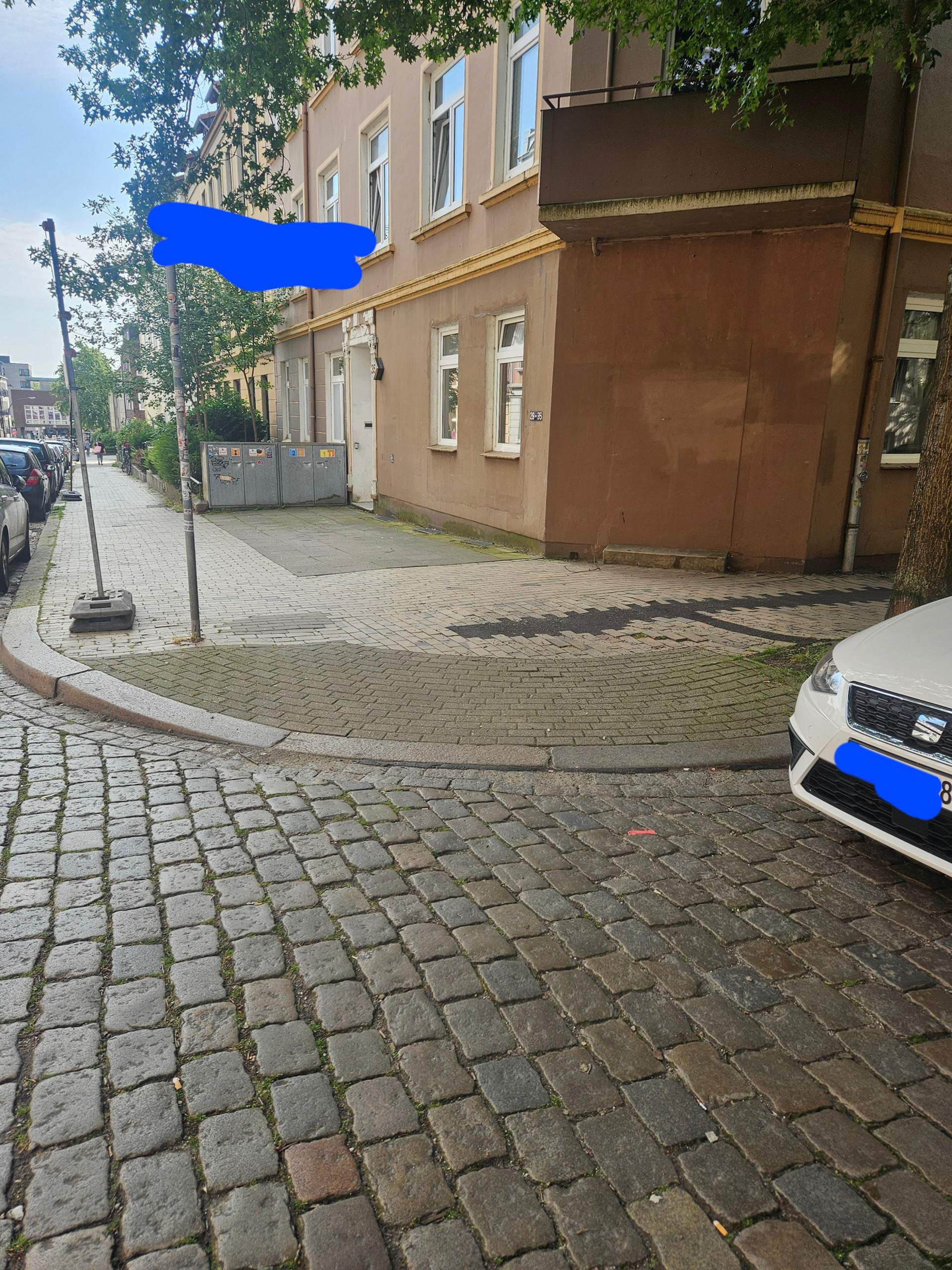 Darf ich den Gehweg überfahren? (Bußgeld, Verkehrsregeln, Parkverbot)