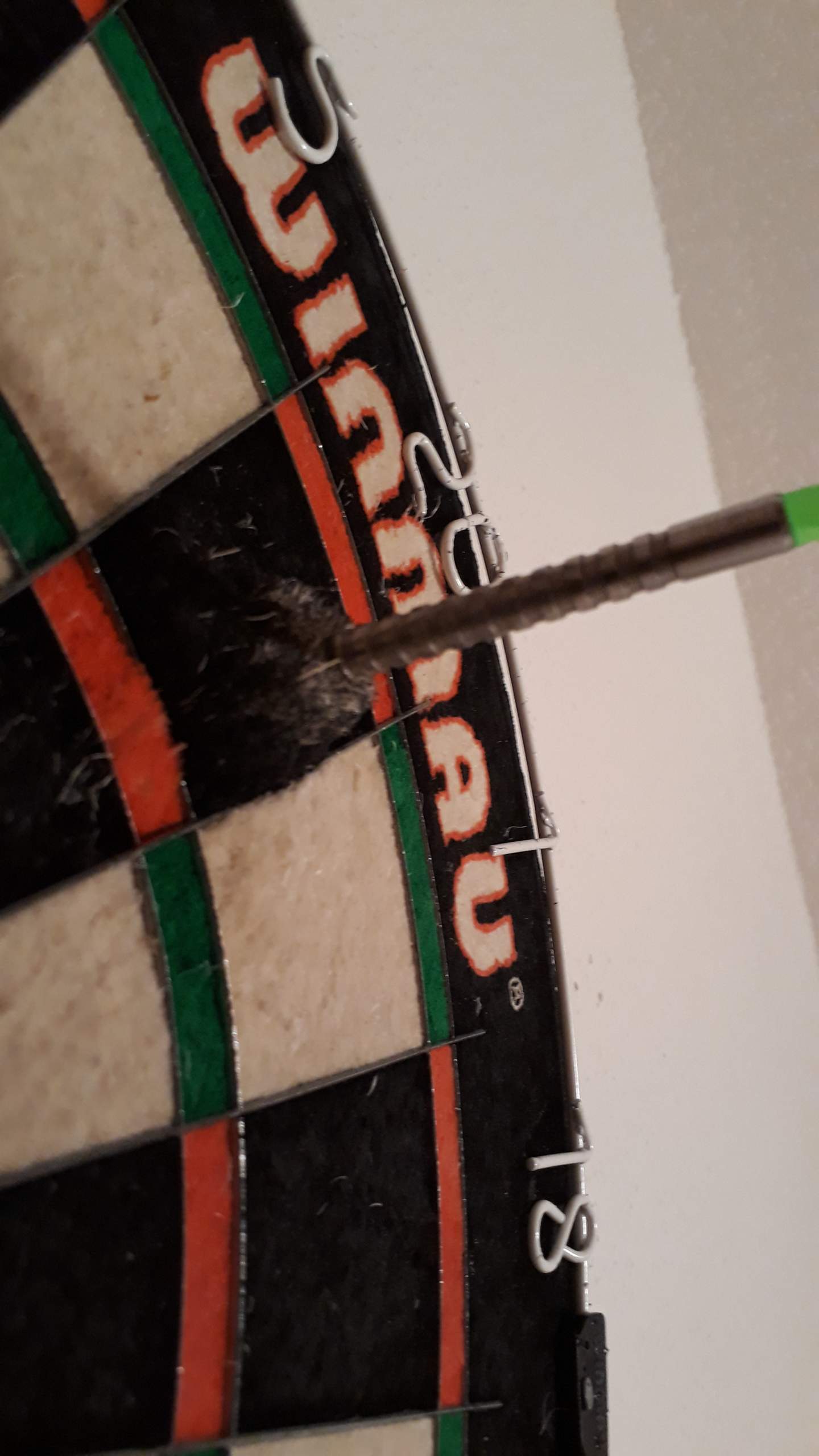 Dartboard hat eine "Beule"? (Dart, Dartscheibe)