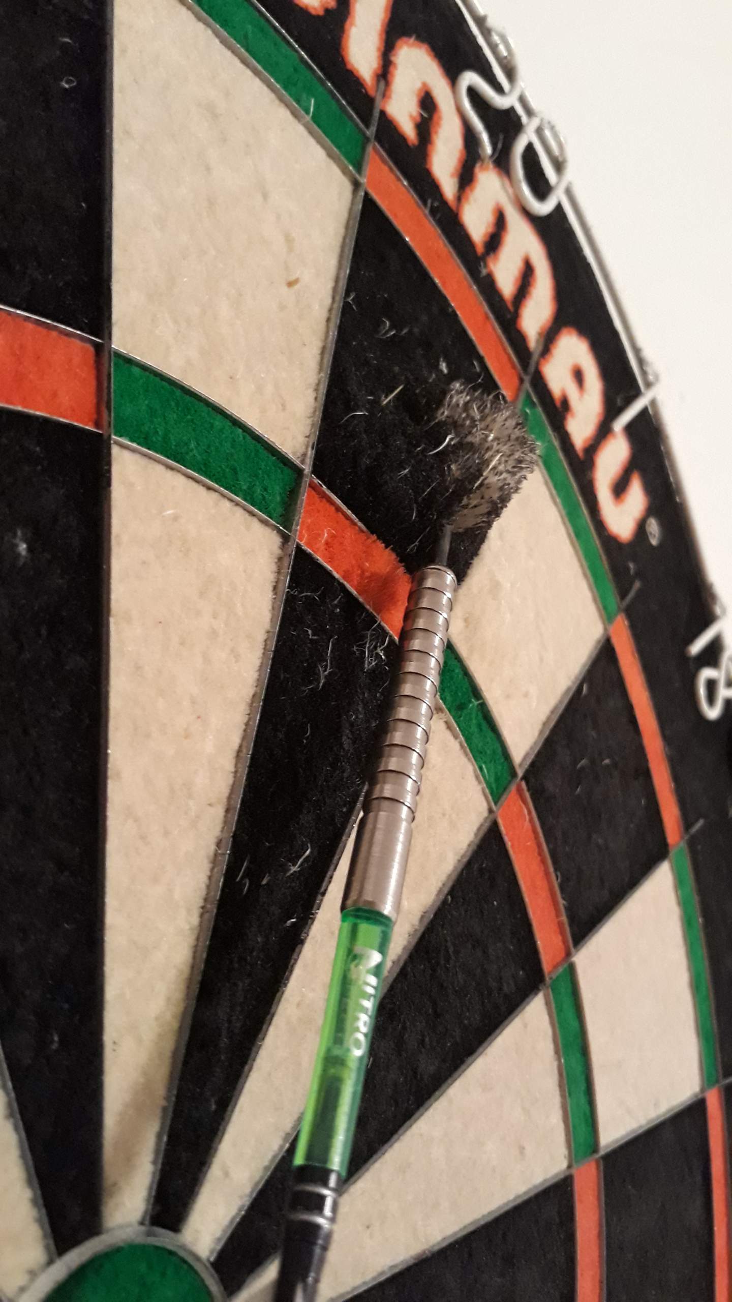 Dartboard hat eine "Beule"? (Dart, Dartscheibe)