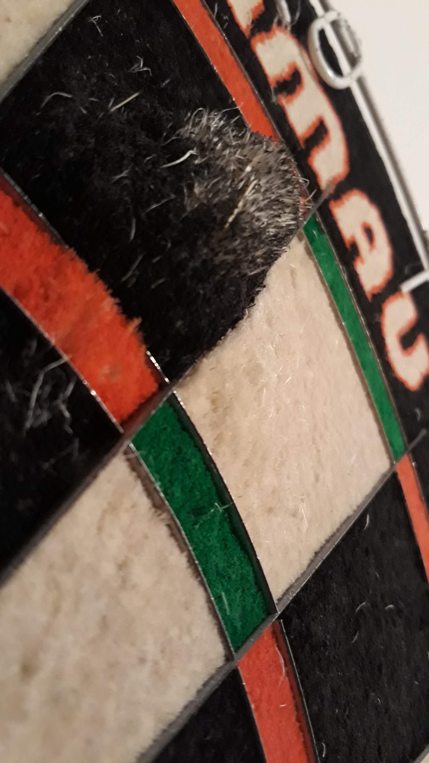Dartboard hat eine "Beule"? (Dart, Dartscheibe)