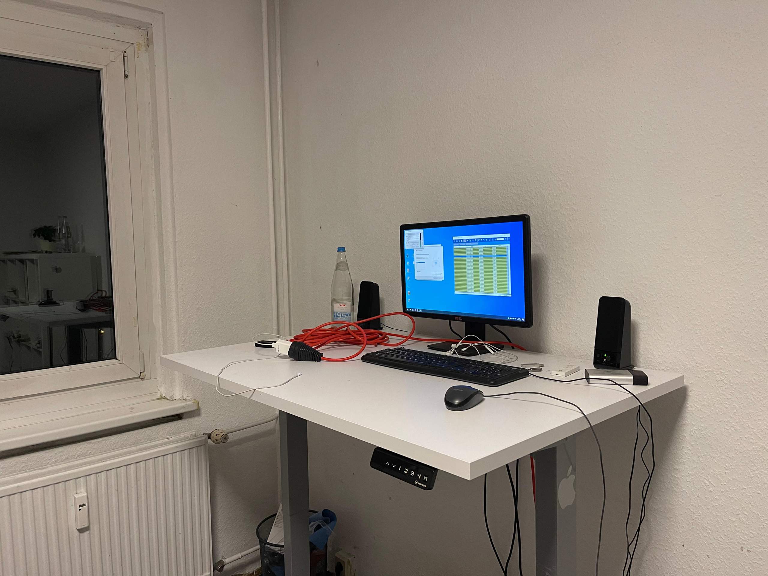 Den Bürotisch immer zwingend rechtwinklig zum Fenster stellen? (Arbeitsplatz, Ergonomie)