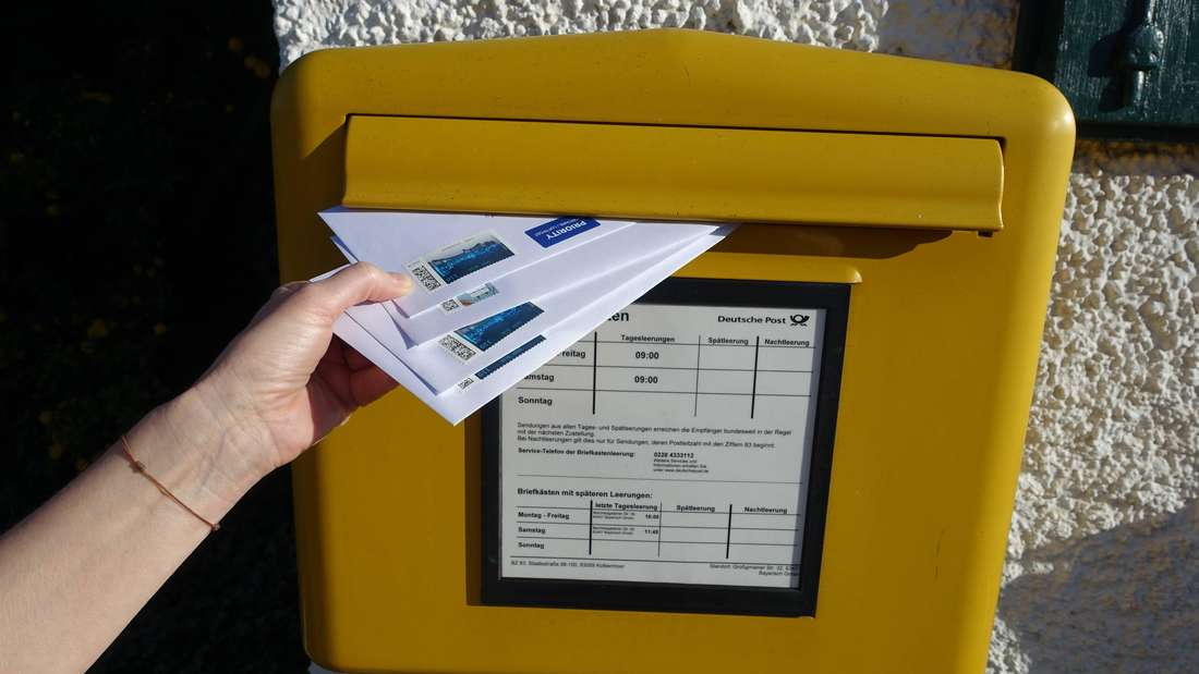 Die Deutsche Post hat eine Erhöhung des Briefportos für 2025 beantragt ...