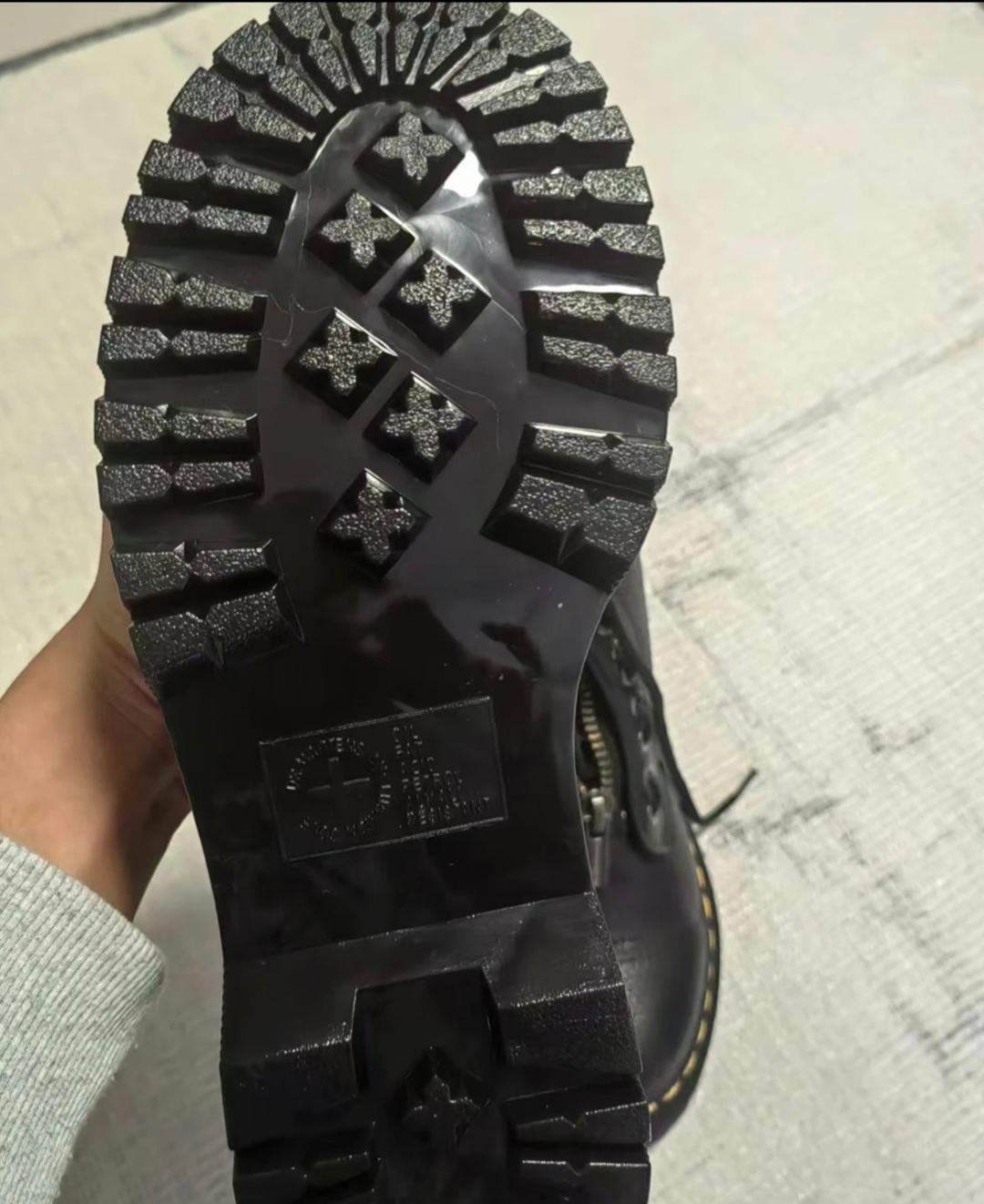 Doc Martens Sinclair FAKE Vinted? (Fashion, Dr Martens Stiefel)
