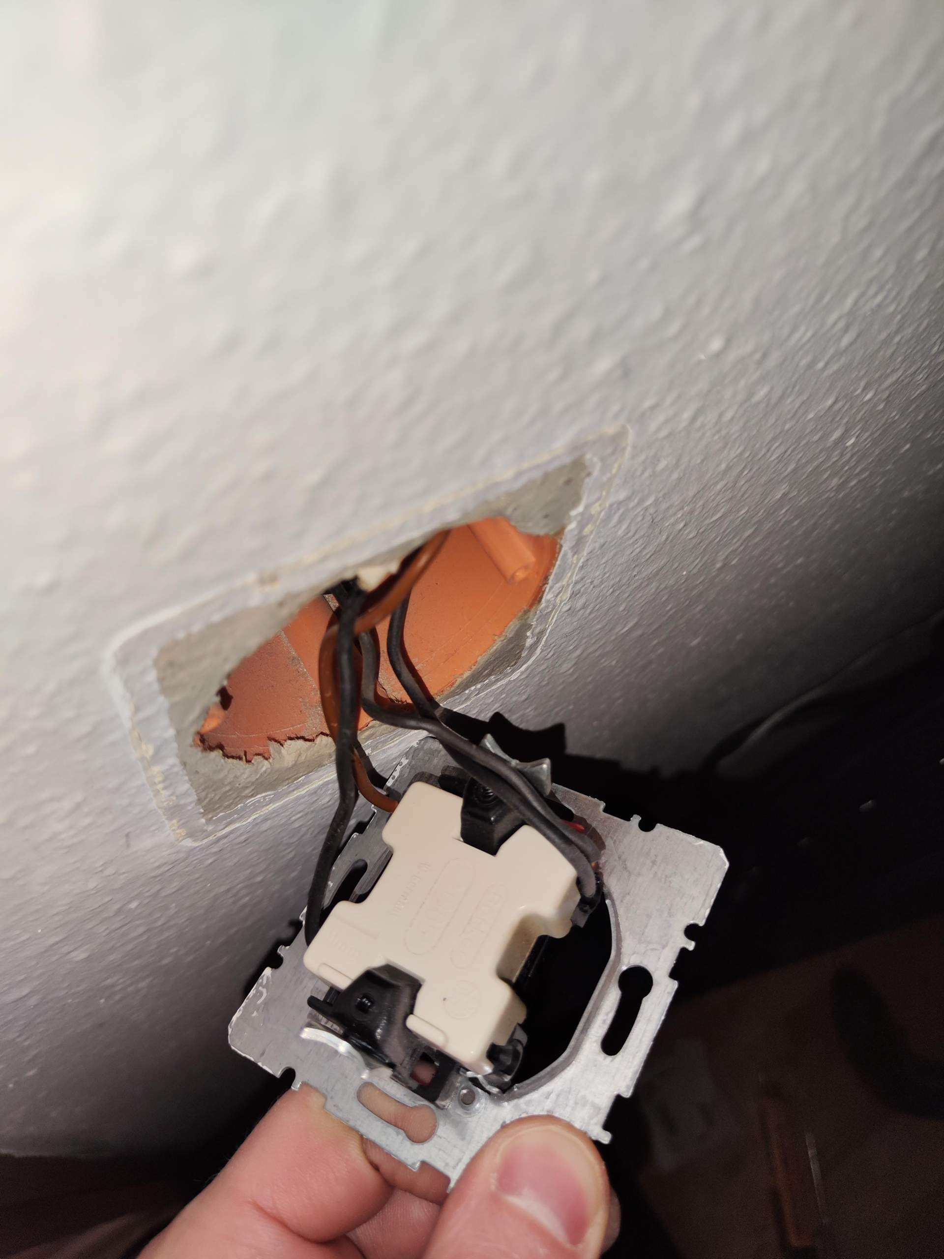 Doppel Lichtschalter auf Dauerstrom, welche Kabel verbinden? (Strom ...