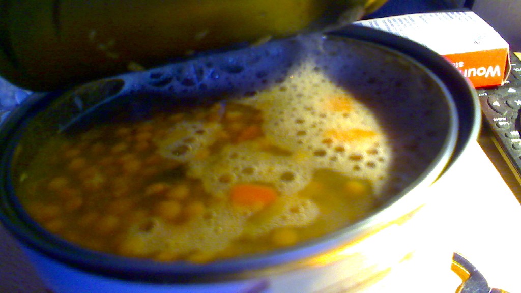 Dosenessen schäumt nach dem öffnen. Schlecht? (Gesundheit und Medizin ...