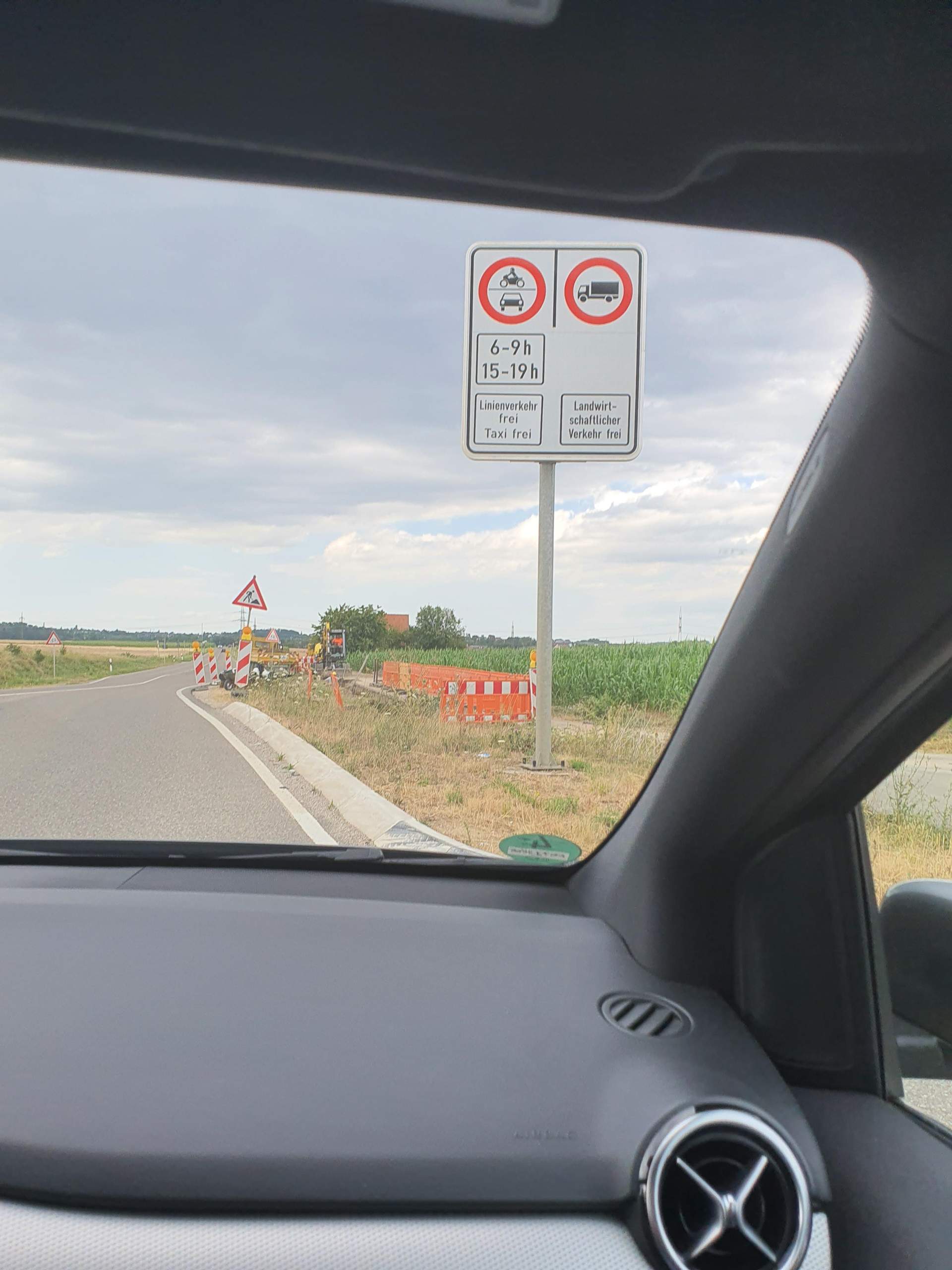 Durchfahren verboten Strafe? (Straßenverkehr, Verkehrsrecht, Blitzer)