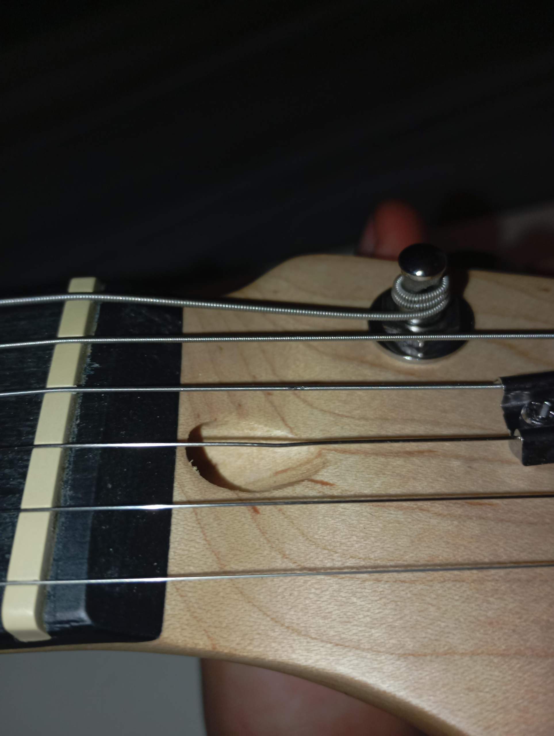 E Gitarren saite verbogen? (Gitarre, E-Gitarre, Saiten)