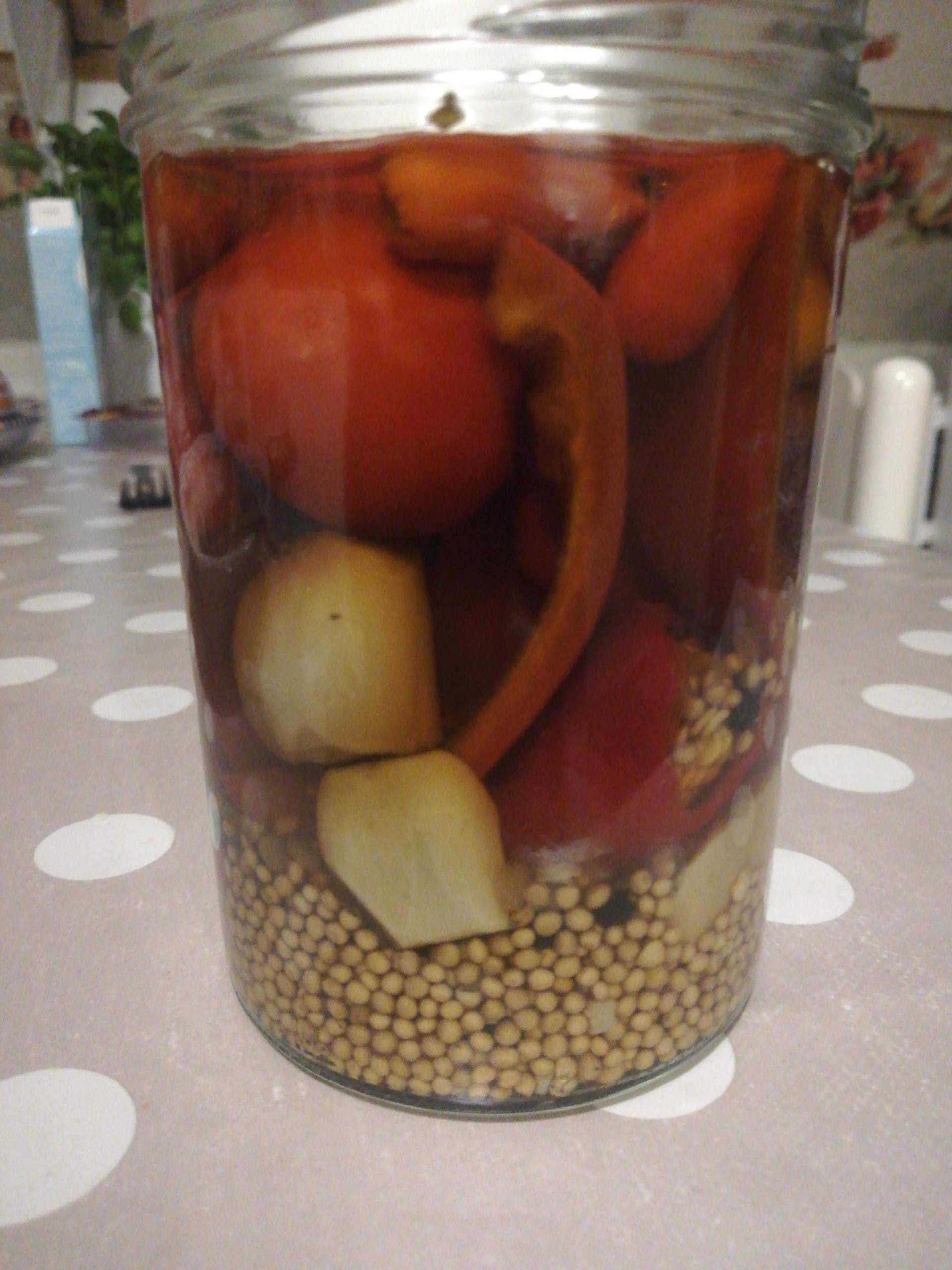 Eingewecktes Gemüse wird drunkel und verfärbt sich? (Chemie ...