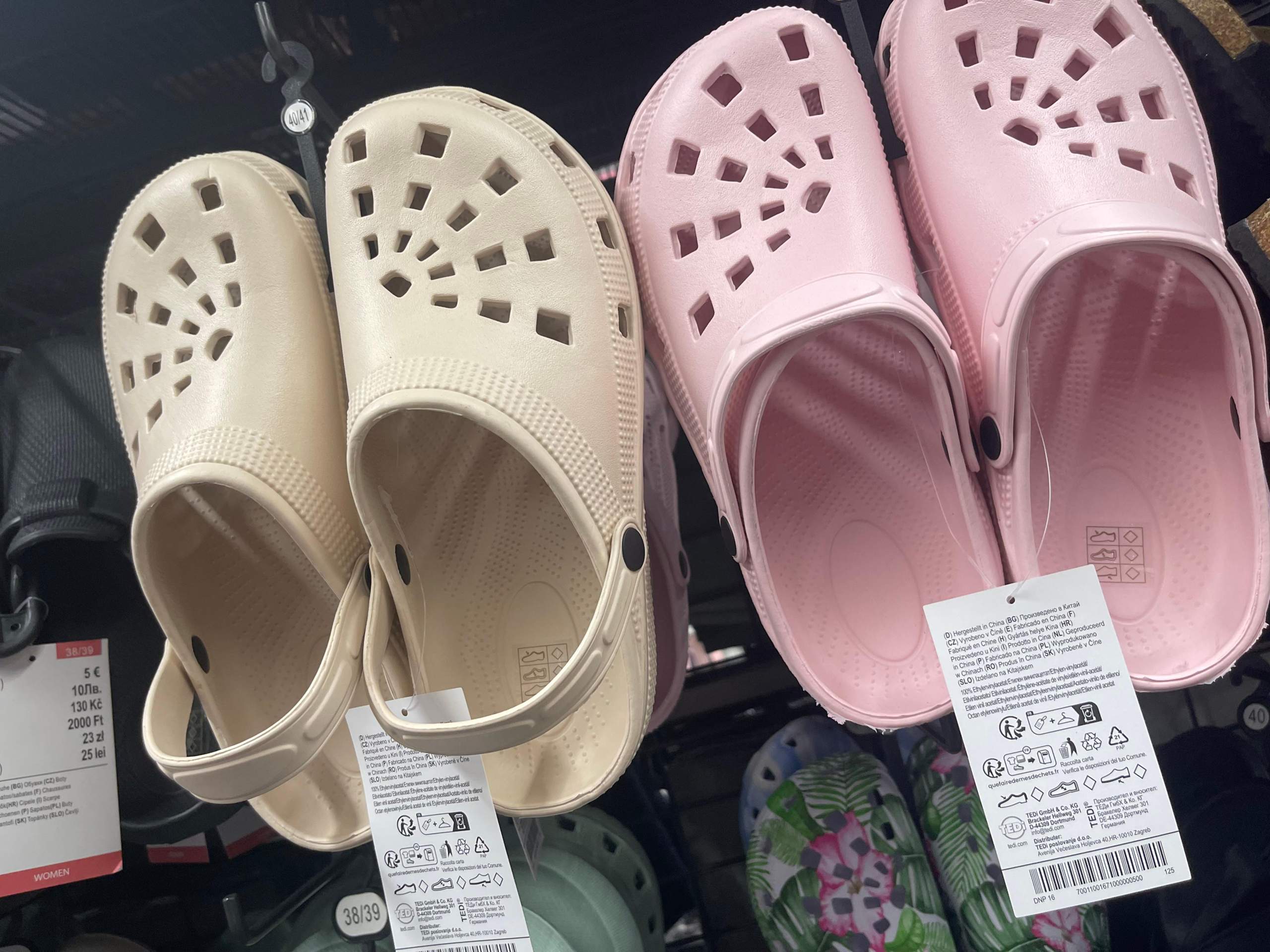 Fake crocs in der Öffentlichkeit (ok oder nicht?)? (Aussehen, Style ...