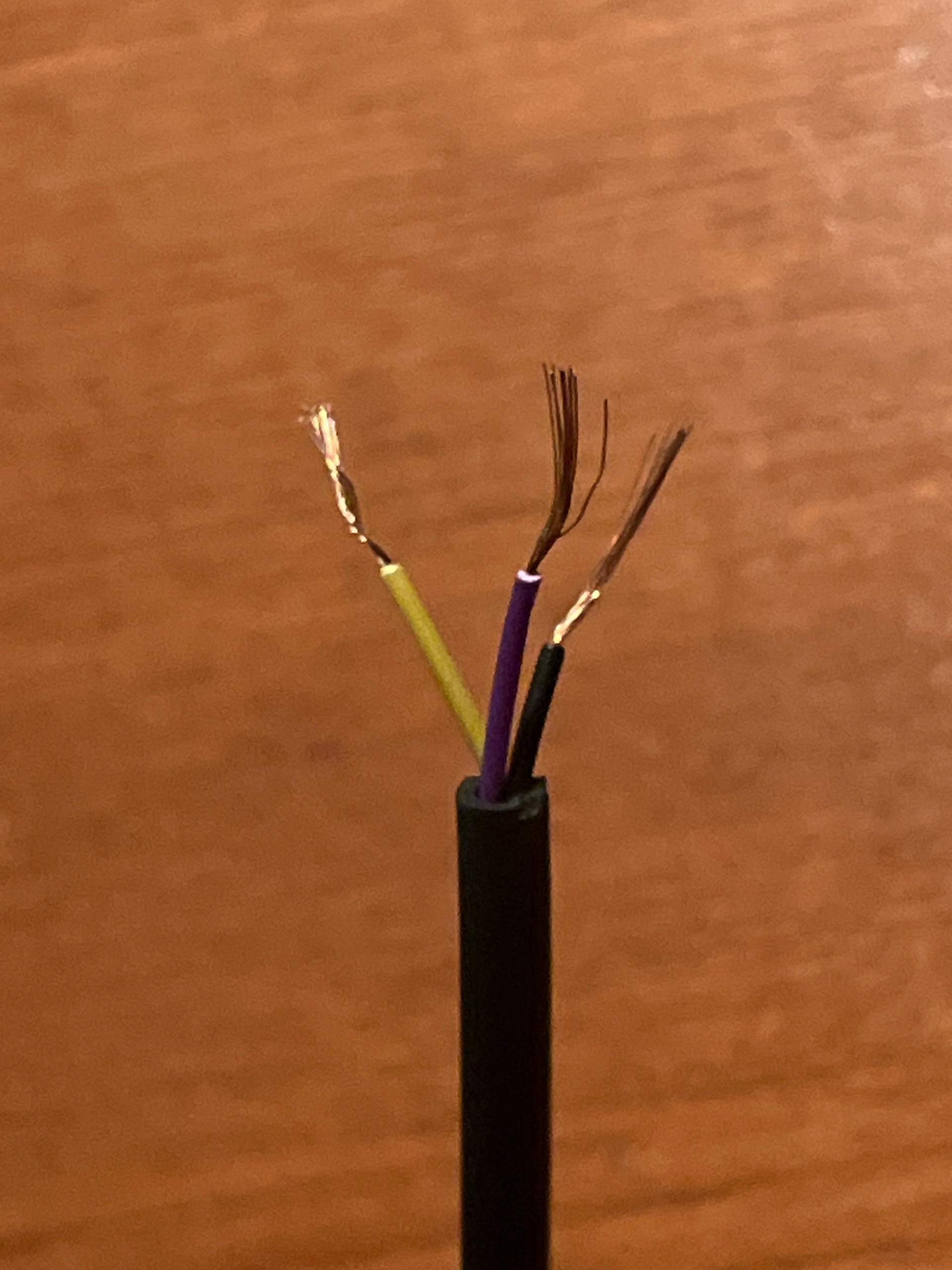 Farben der Litzen bei einem Kopfhörerverlängerungskabel: Was ist was ...