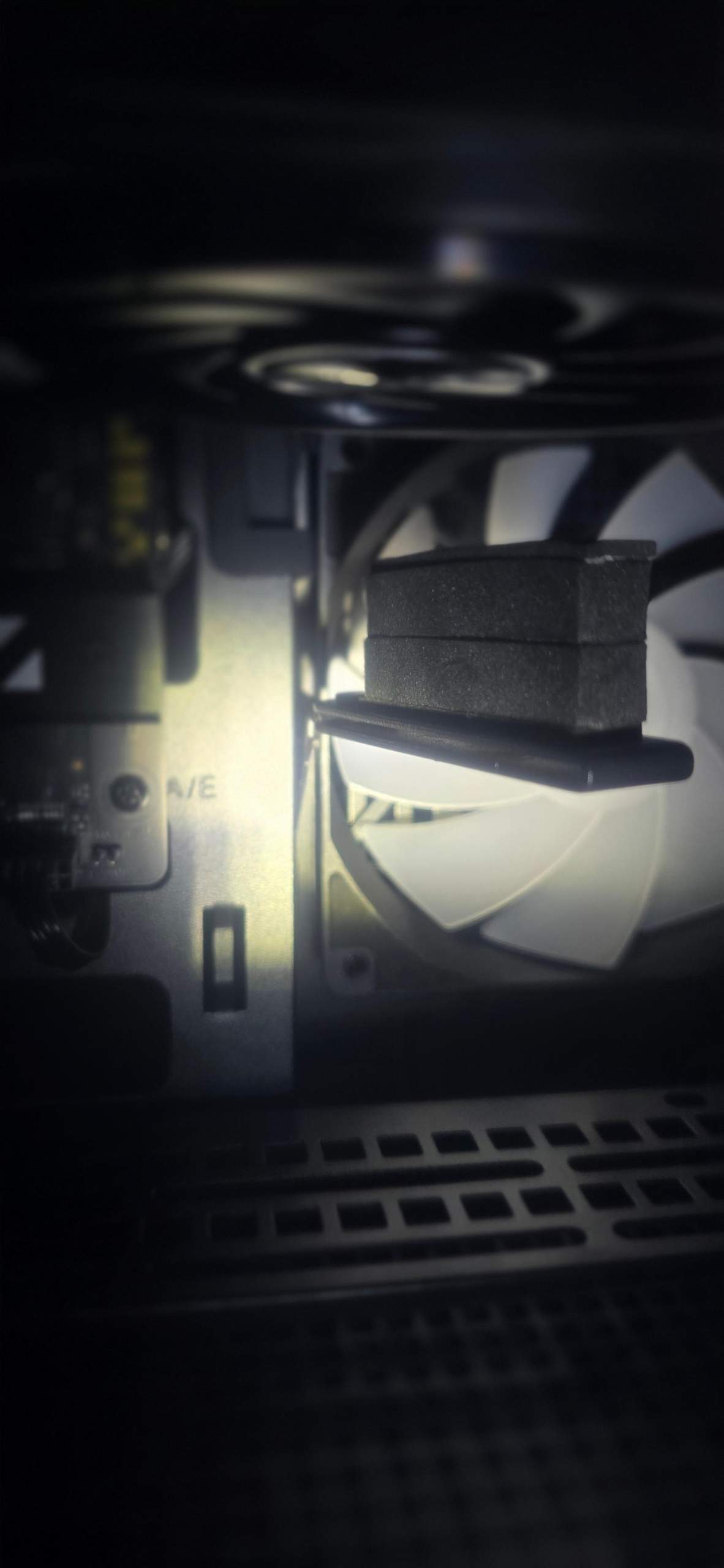 Fertig Pc bei Krotus bestellt, und da ist so ein Schaumstoff Dings drin ...
