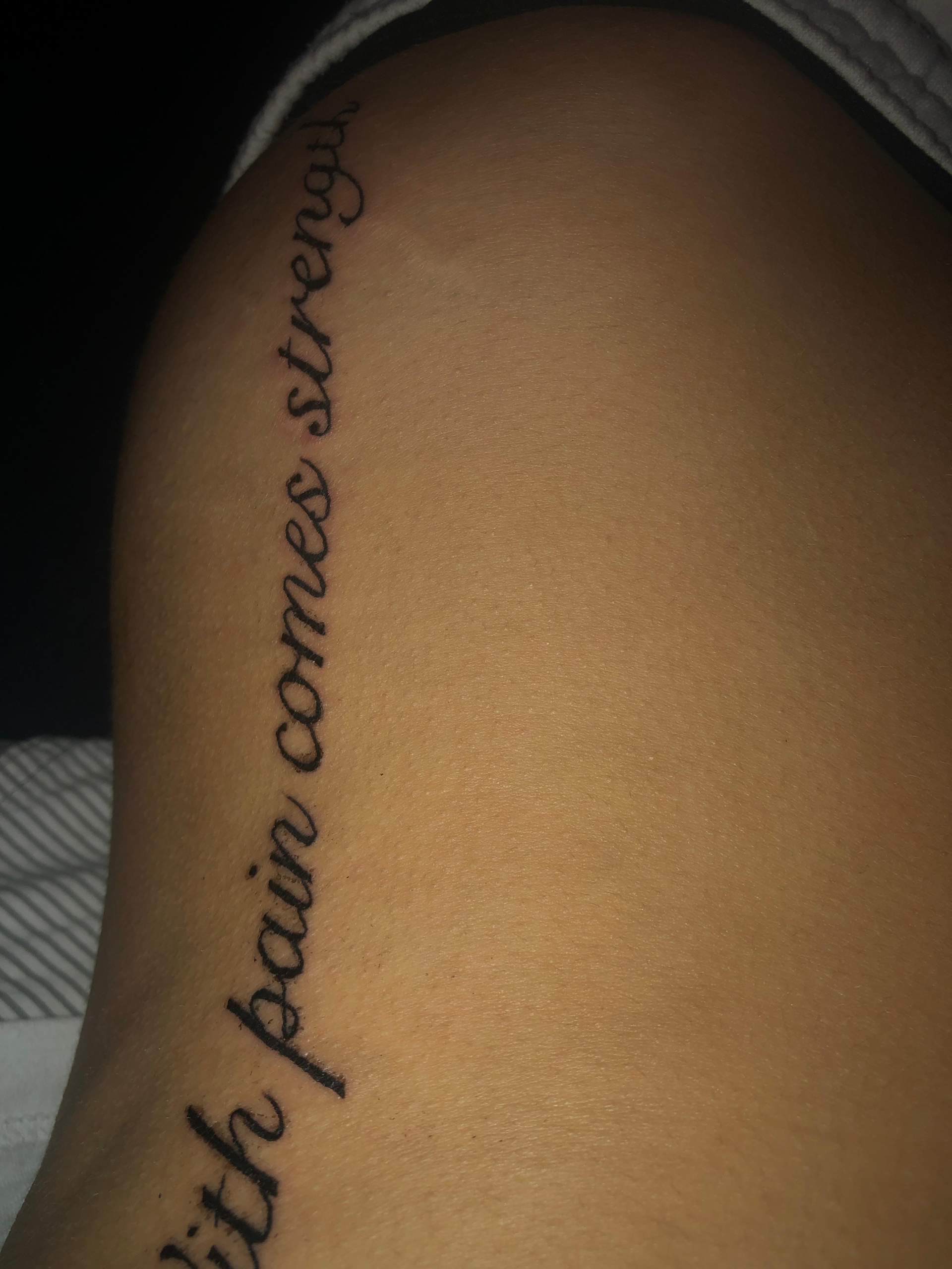 Frisch gestochenes Tattoo, ist das normal? (tätowieren, Tattoopflege)