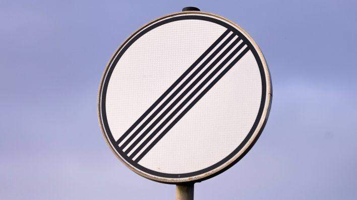 Für oder gegen unbegrenzte Geschw. auf deut. Autobahnen? (Auto ...